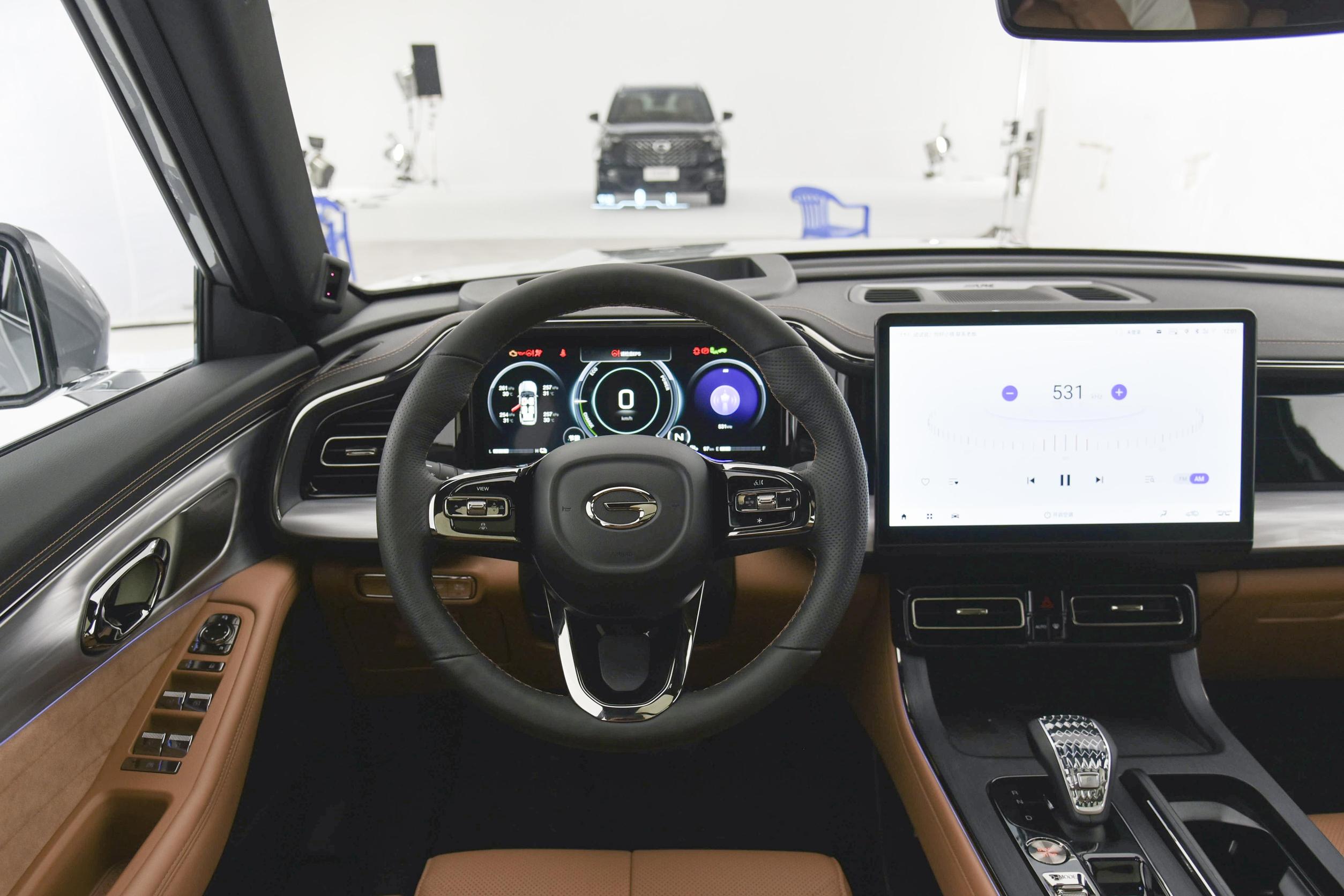 传祺GS8 2024款 双擎系列 2.0TM 混动四驱尊贵版+舒适包(豪华6座)图片_广汽传祺_1/33张图片_汽车内饰图库_懂车帝