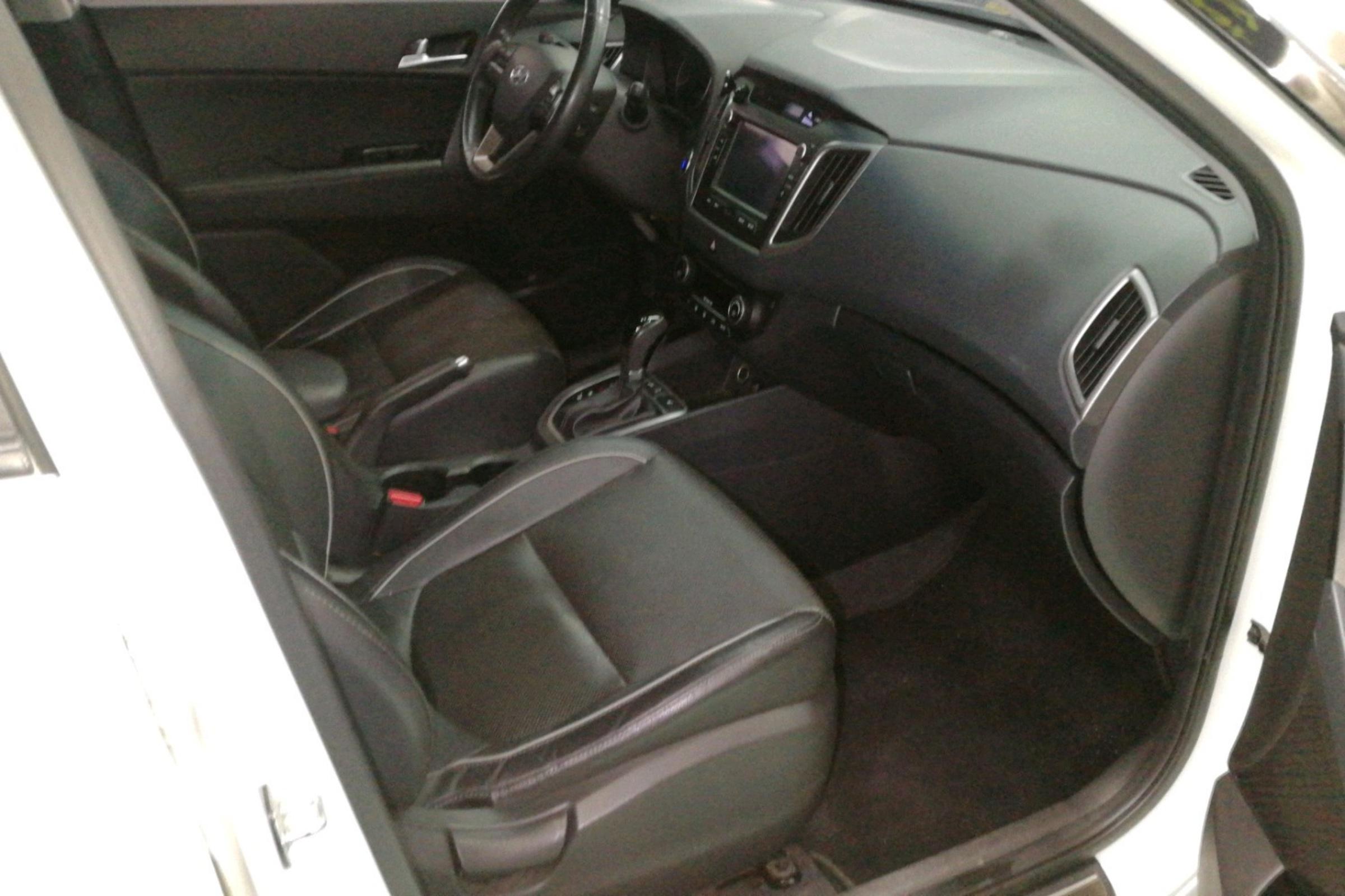 现代ix25 2015款 2.0L 自动四驱尊贵型DLX图片_现代_4/8张图片_汽车内饰图库_懂车帝