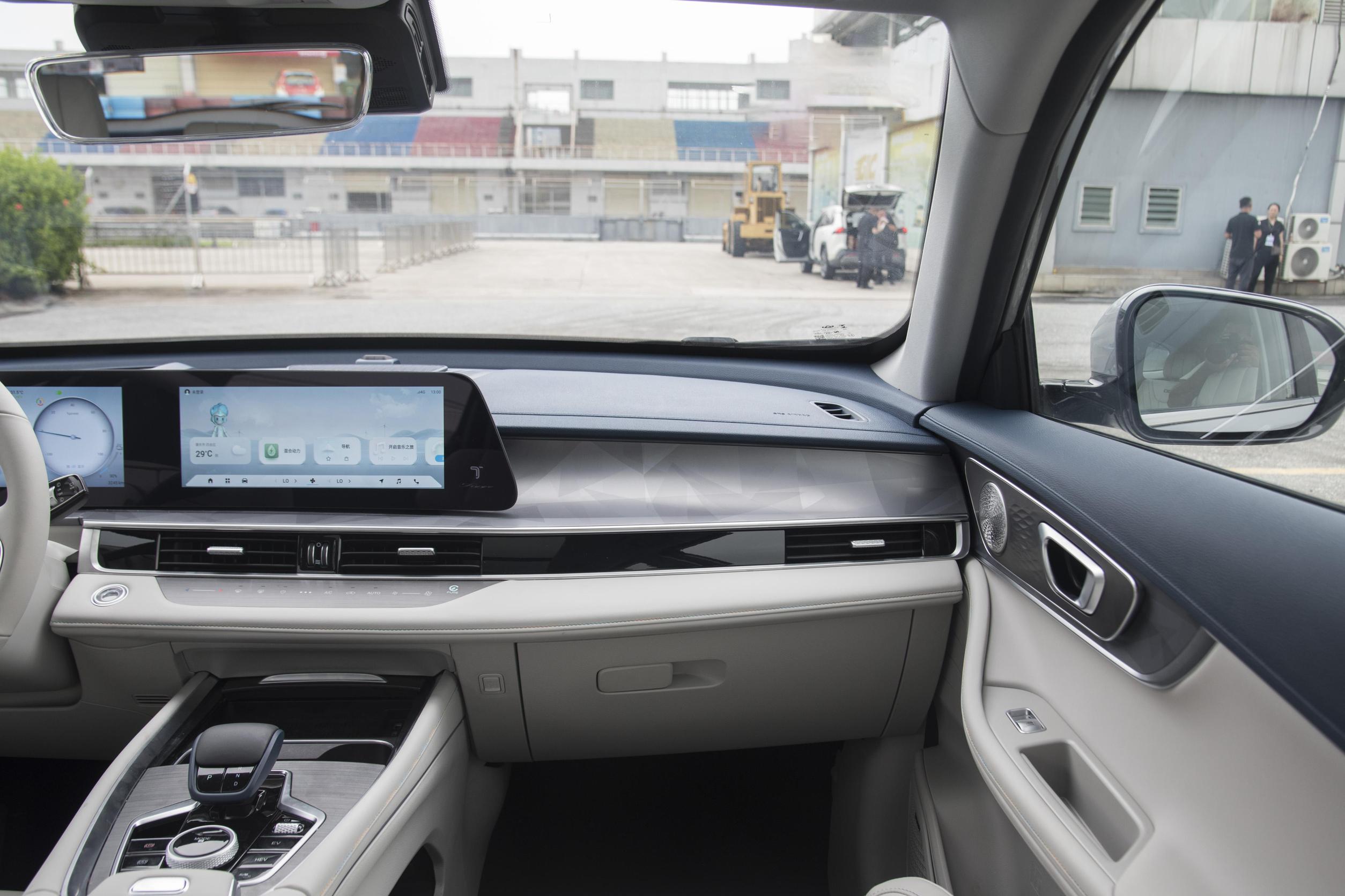 瑞虎8 PRO PHEV 2023款 冠军版 1.5T DHT 100km 王者版图片_奇瑞_4/56张图片_汽车内饰图库_懂车帝