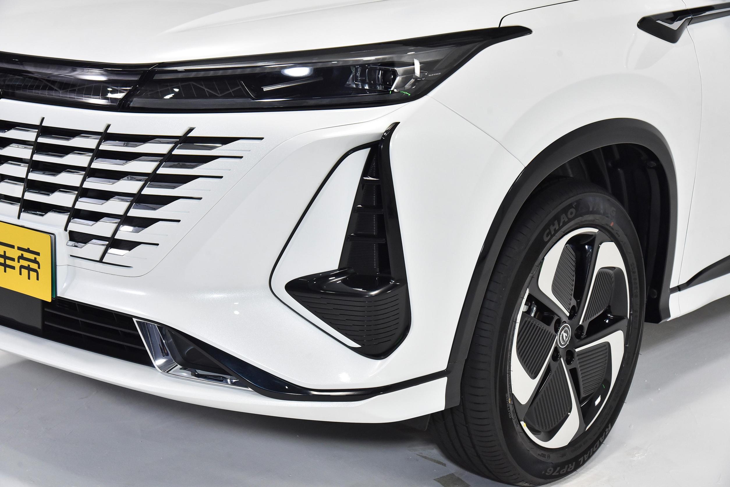 长安CS75 PLUS 智电iDD 2023款 智电iDD 1.5T 150km智领型图片_长安_61/161张图片_汽车外观图库_懂车帝