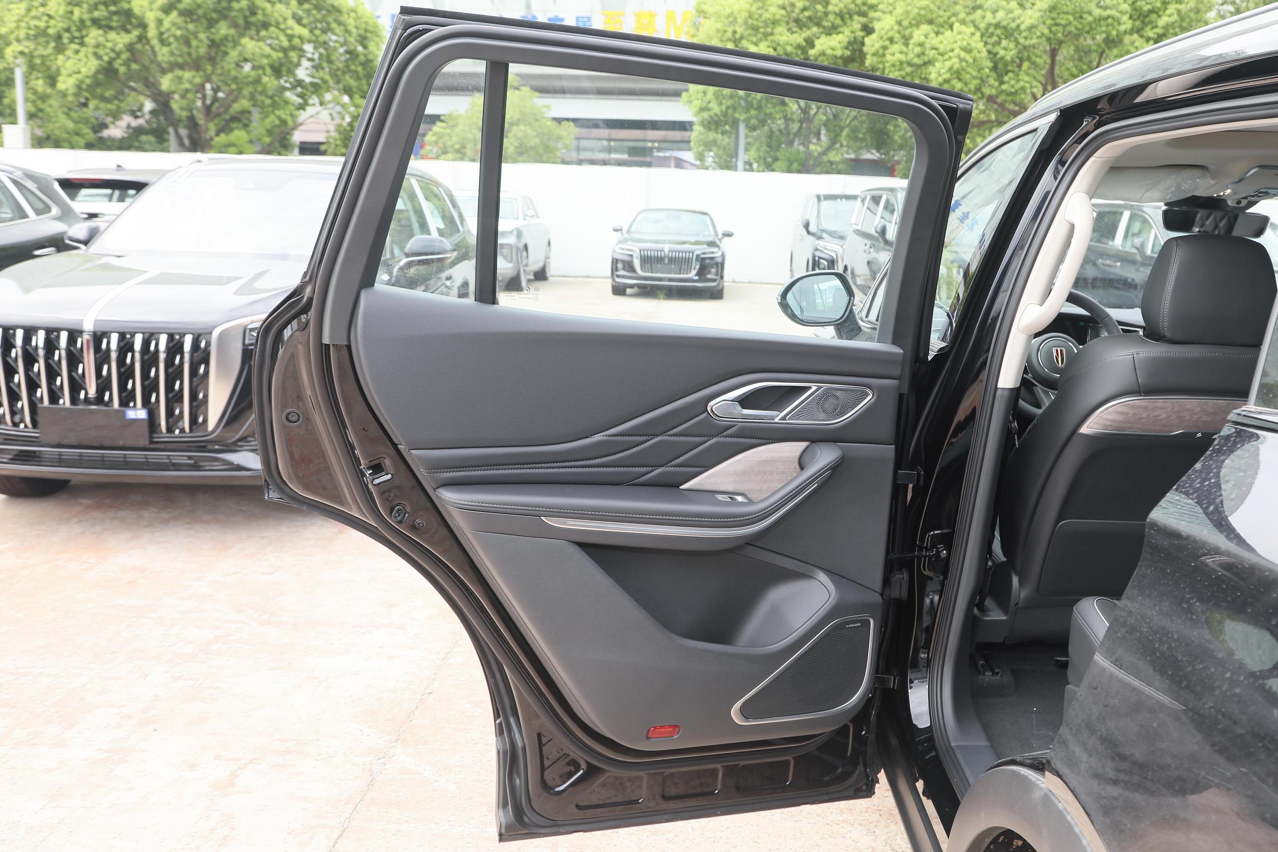 红旗HS7 2023款 2.0T 四驱旗畅版 6座图片_红旗_13/52张图片_汽车空间图库_懂车帝