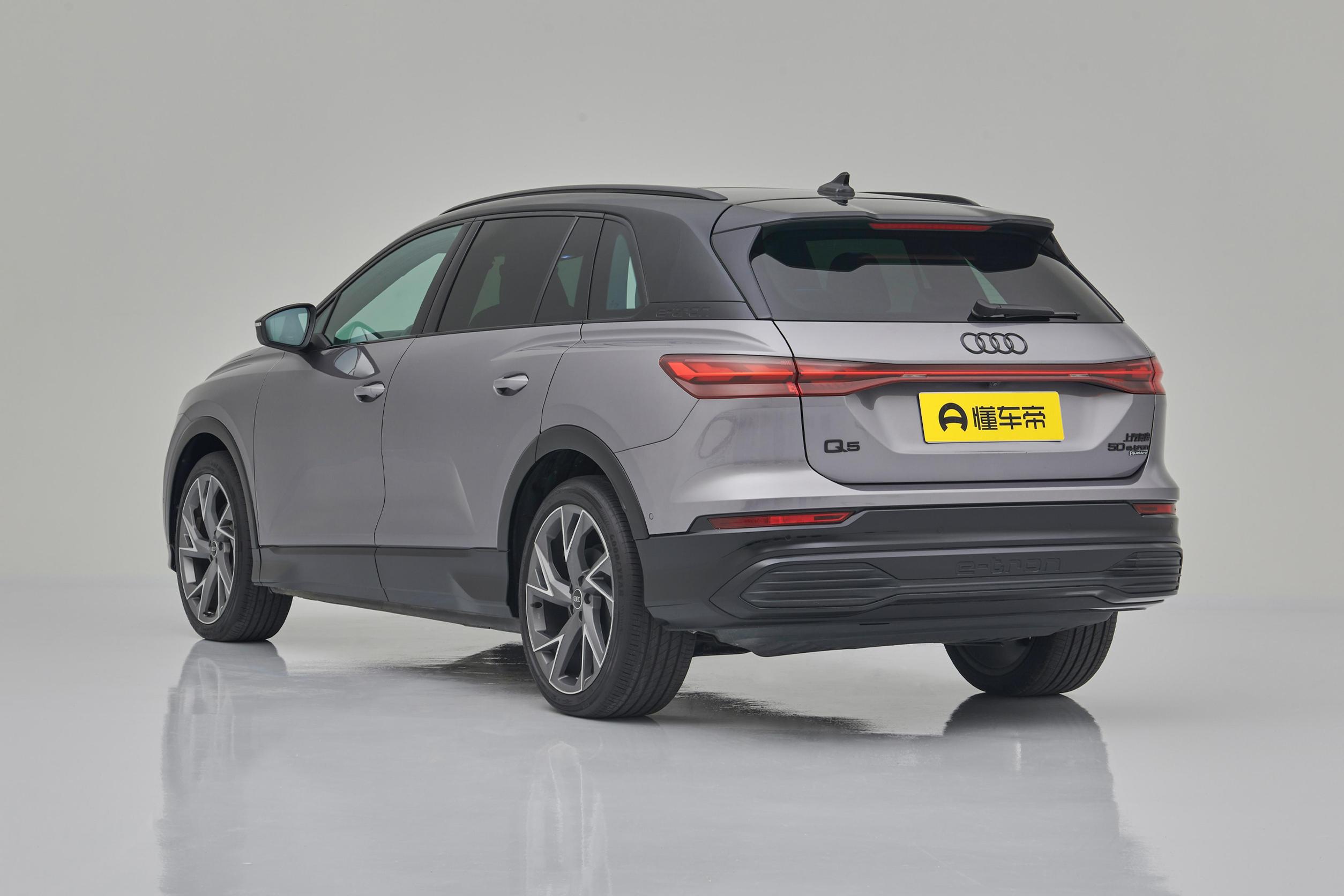 奥迪Q5 e-tron 2023款 50 e-tron quattro 荣耀型 影武士版图片_奥迪_10/59张图片_汽车外观图库_懂车帝