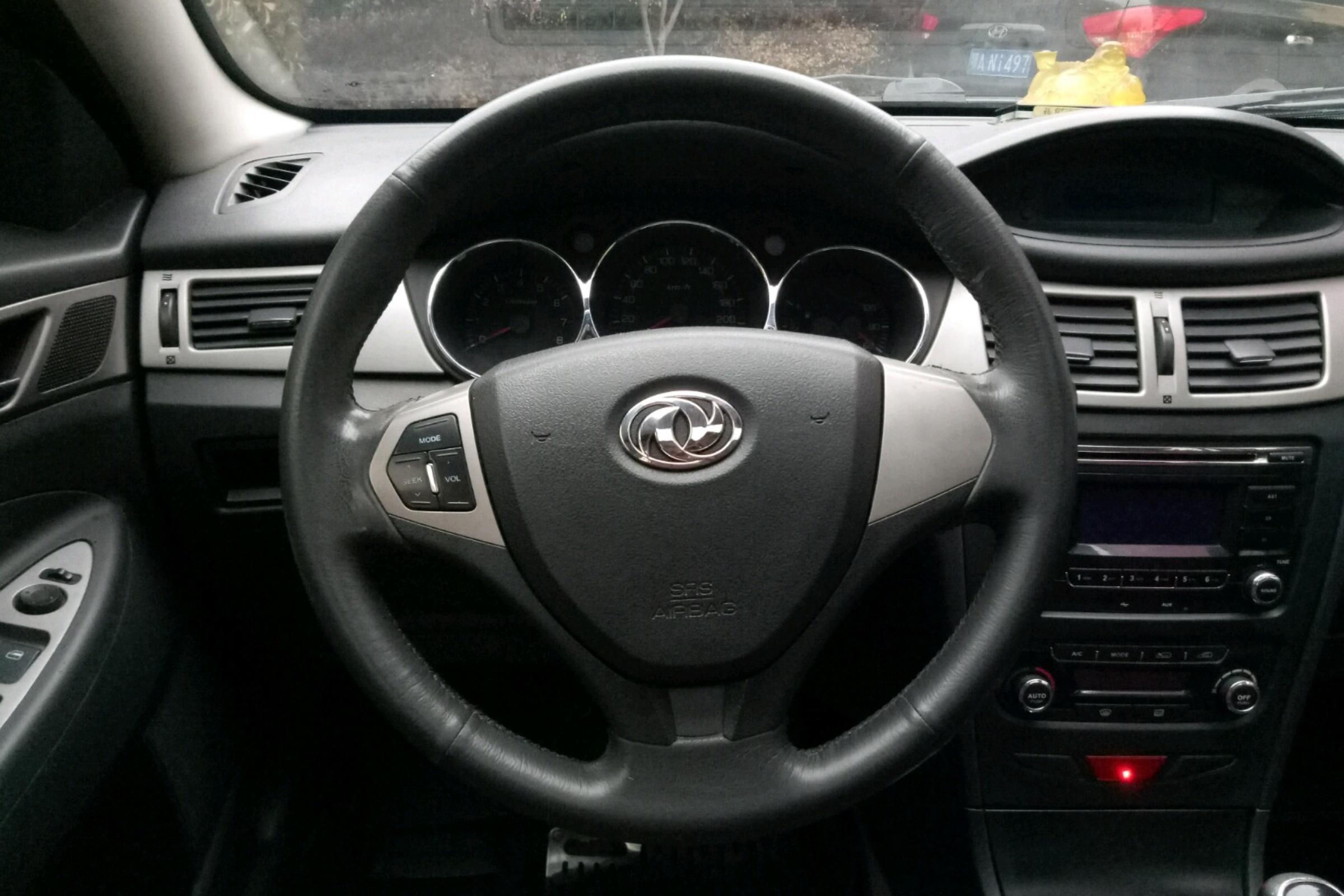 东风风神H30 2012款 CROSS 1.6L 手动尊逸型图片_东风风神_8/8张图片_汽车内饰图库_懂车帝