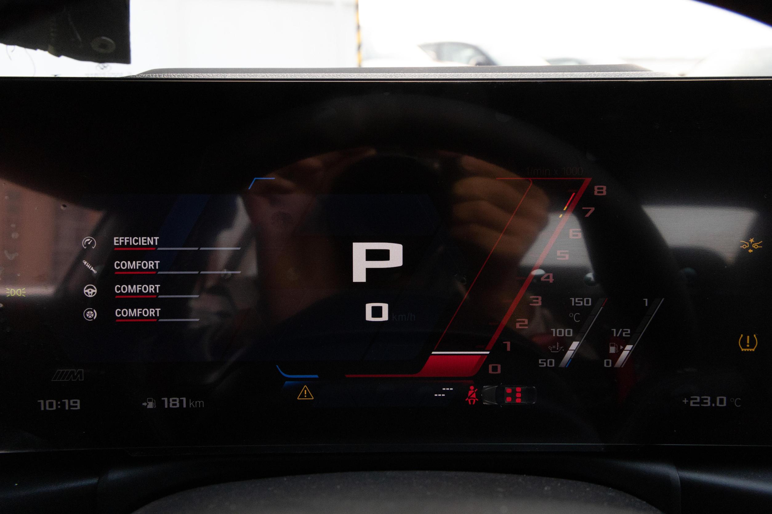 宝马M3 2023款 M3四门轿车 雷霆版图片_宝马_1/59张图片_汽车内饰图库_懂车帝