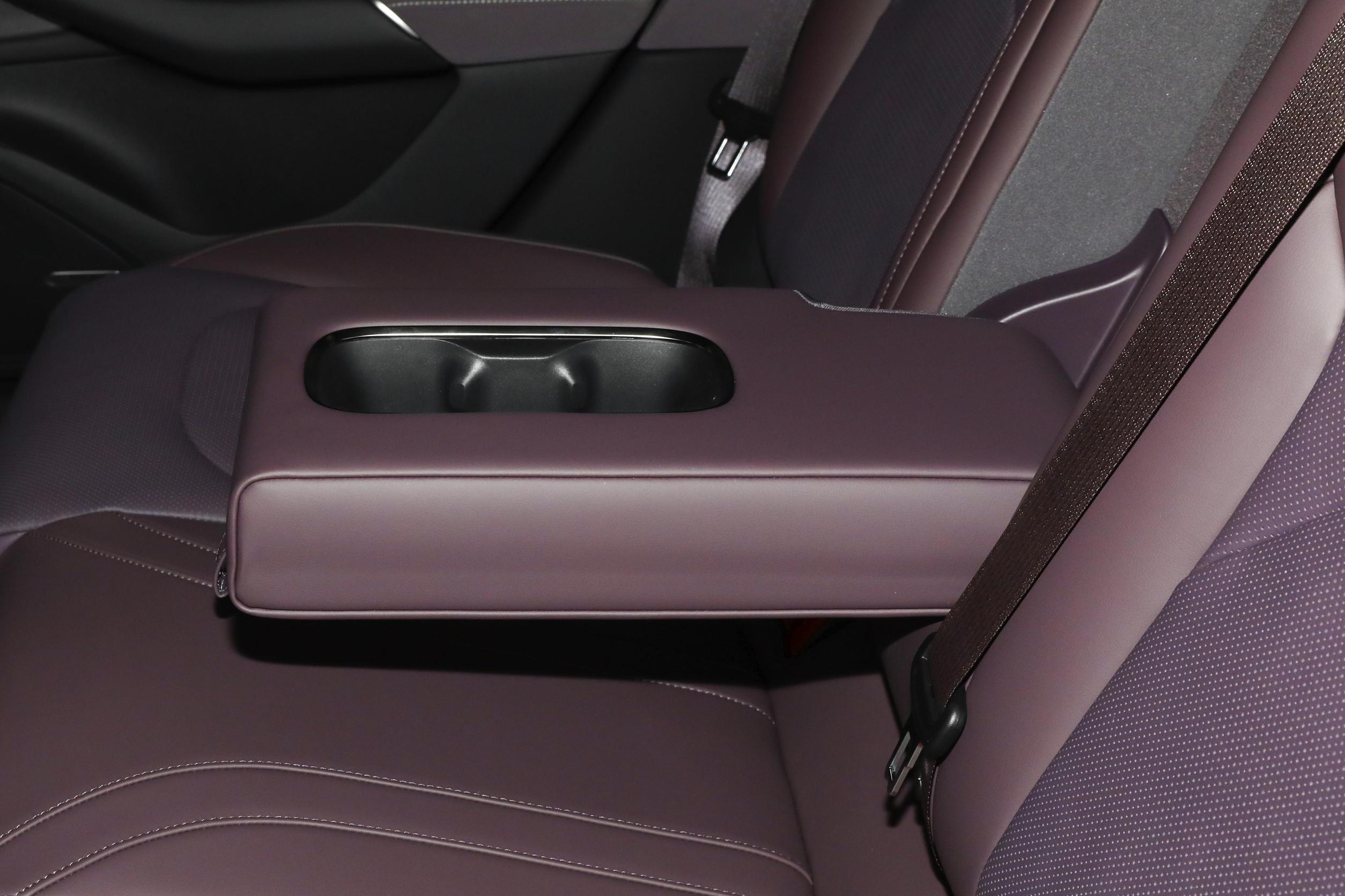 小米SU7 2024款 四驱超长续航高阶智驾Max版图片_小米汽车_3/127张图片_汽车空间图库_懂车帝