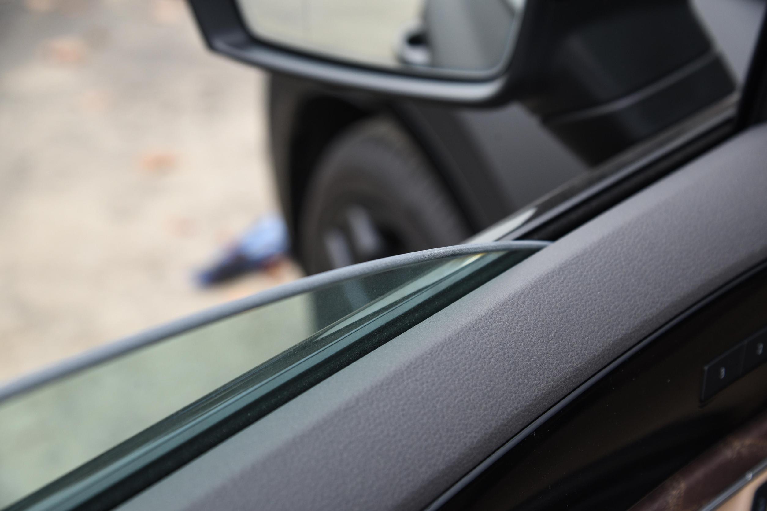 途锐 2023款 3.0TSI 锐尊火山岩涂装运动版图片_大众_21/69张图片_汽车空间图库_懂车帝