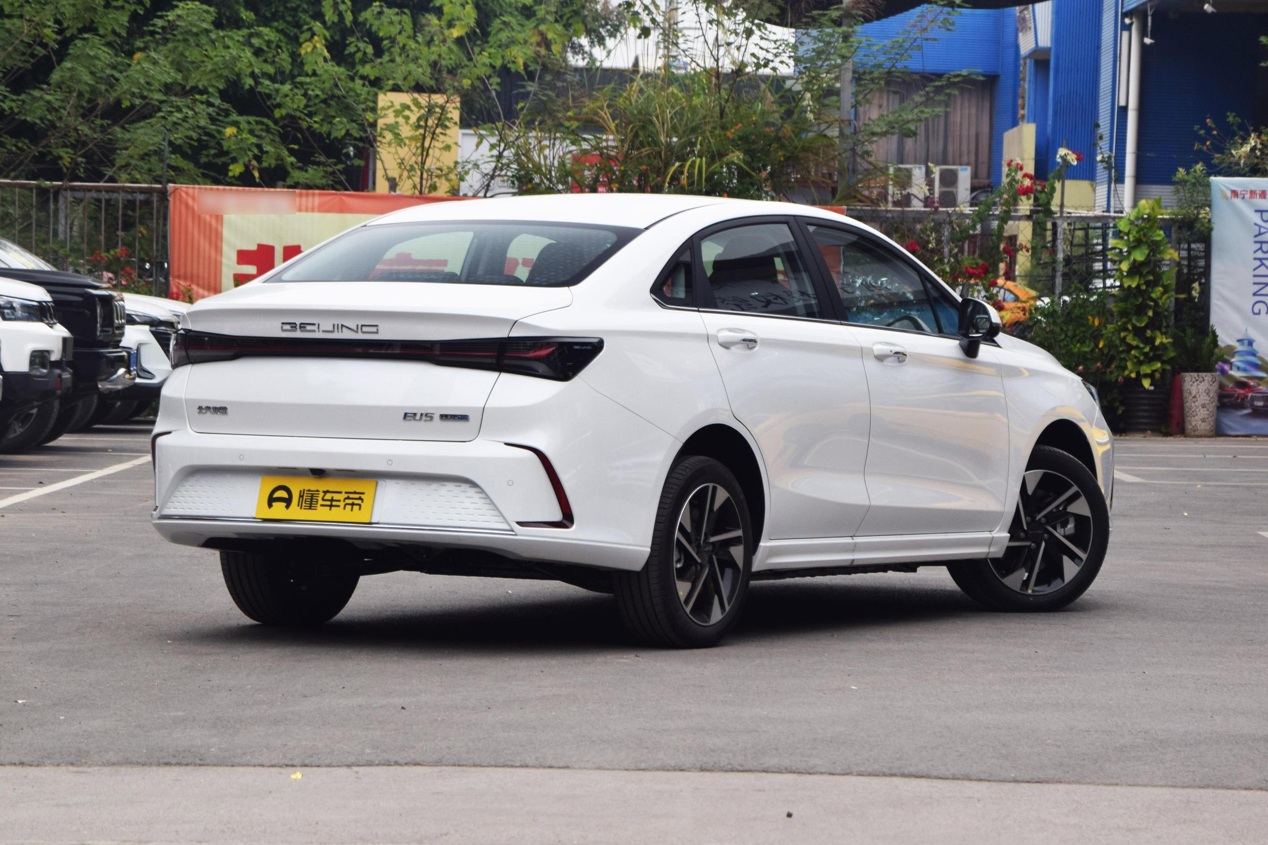 北京EU5 PLUS 2021款 PLUS R500 尊享版图片_北京汽车_2/44张图片_汽车外观图库_懂车帝