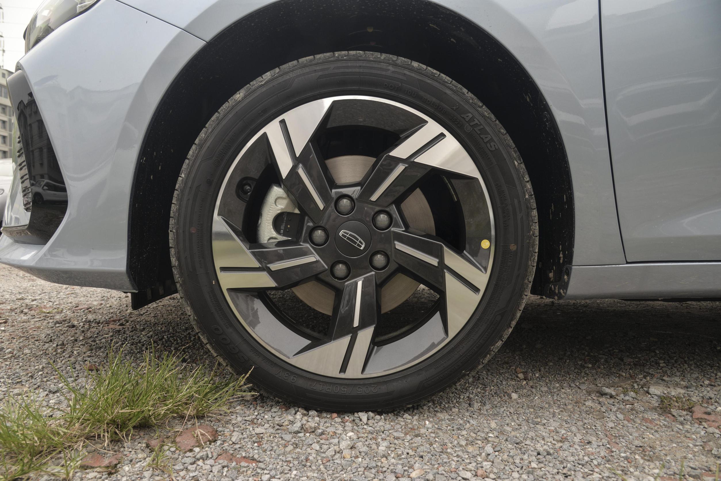 帝豪L HiP 2024款 1.5TD-DHT Pro 冠军版 100KM 卓越型图片_吉利汽车_5/72张图片_汽车外观图库_懂车帝