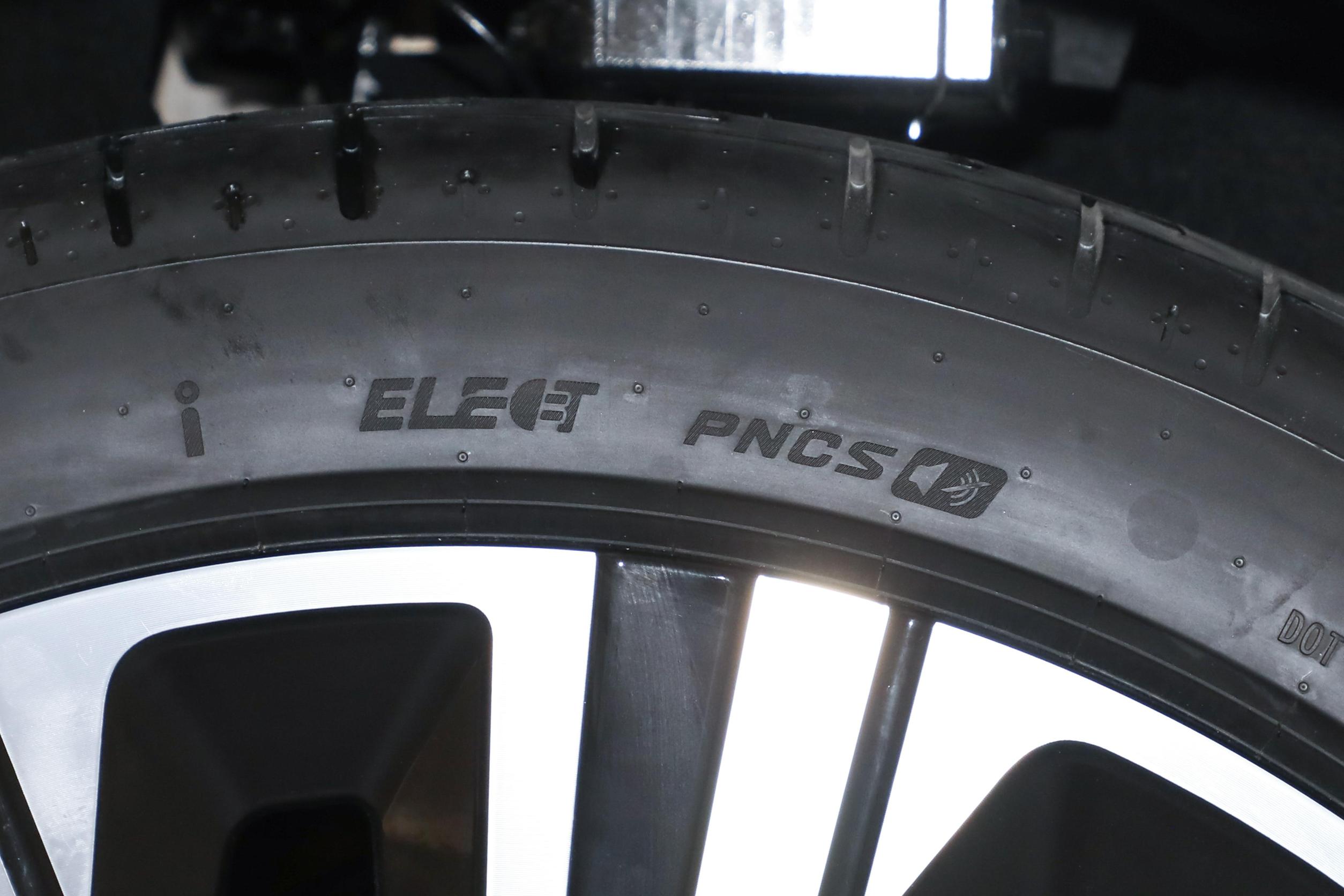 蔚来ET9 2024款 基本型图片_蔚来_38/81张图片_汽车外观图库_懂车帝