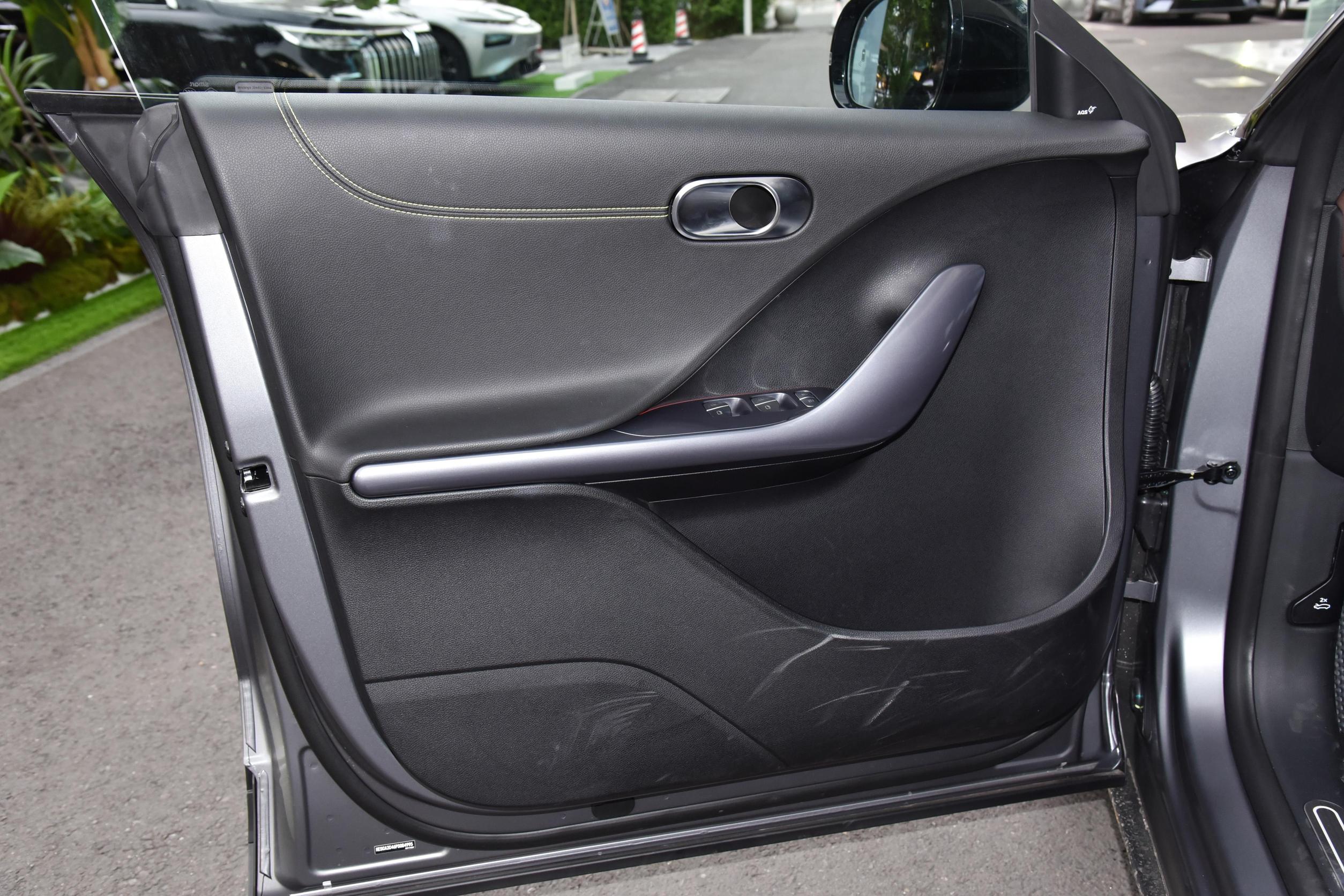 smart精灵#3 2023款 Pulse四驱版图片_smart_67/162张图片_汽车空间图库_懂车帝