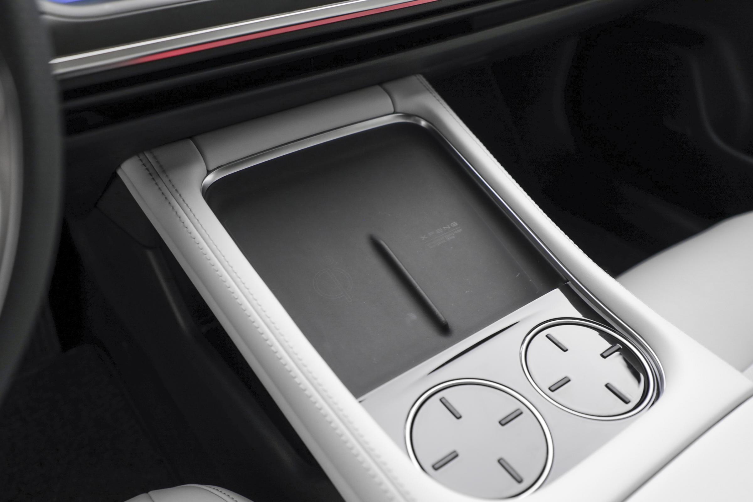 小鹏P7 2023款 P7i 610 Max 性能版图片_小鹏汽车_3/55张图片_汽车空间图库_懂车帝