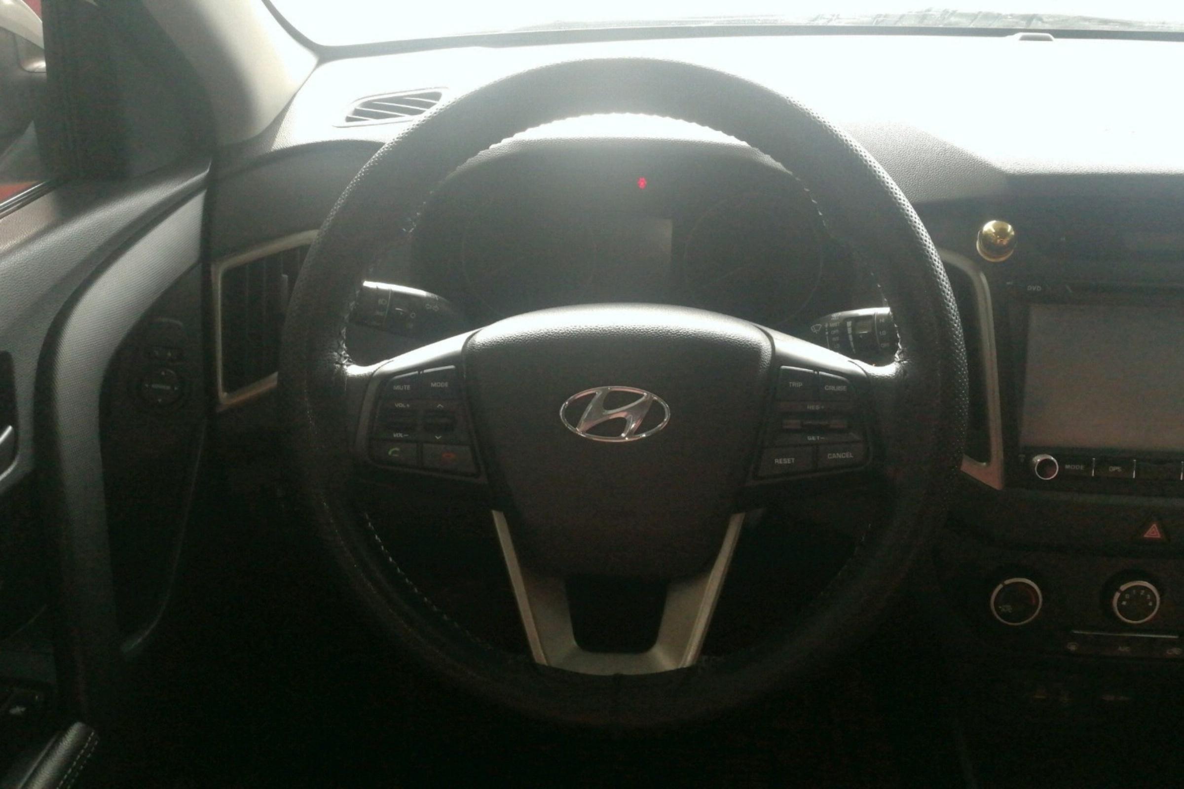 现代ix25 2015款 1.6L 手动两驱时尚型GS图片_现代_5/8张图片_汽车内饰图库_懂车帝