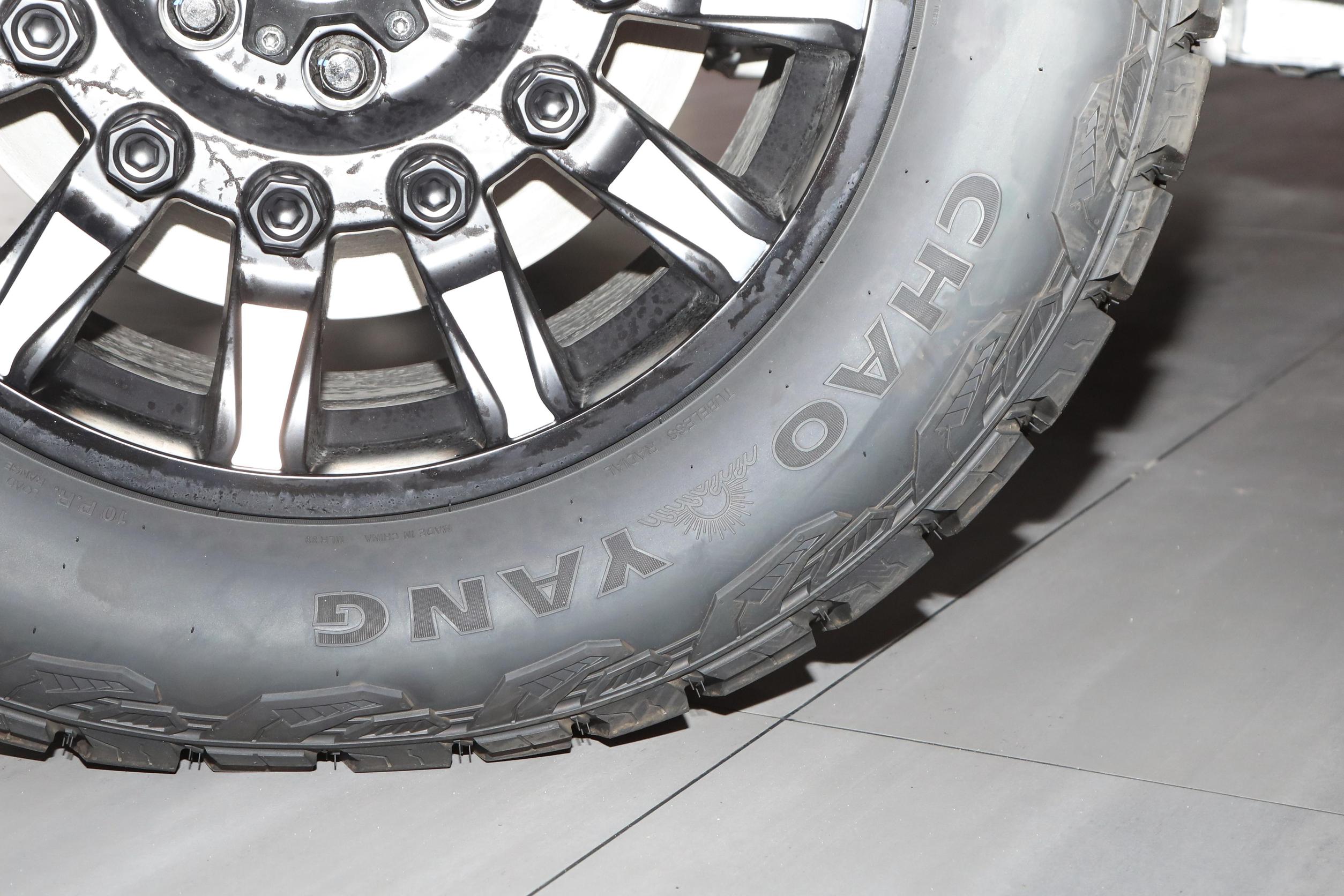 猛士917 2023款 增程版图片_猛士_4/87张图片_汽车外观图库_懂车帝