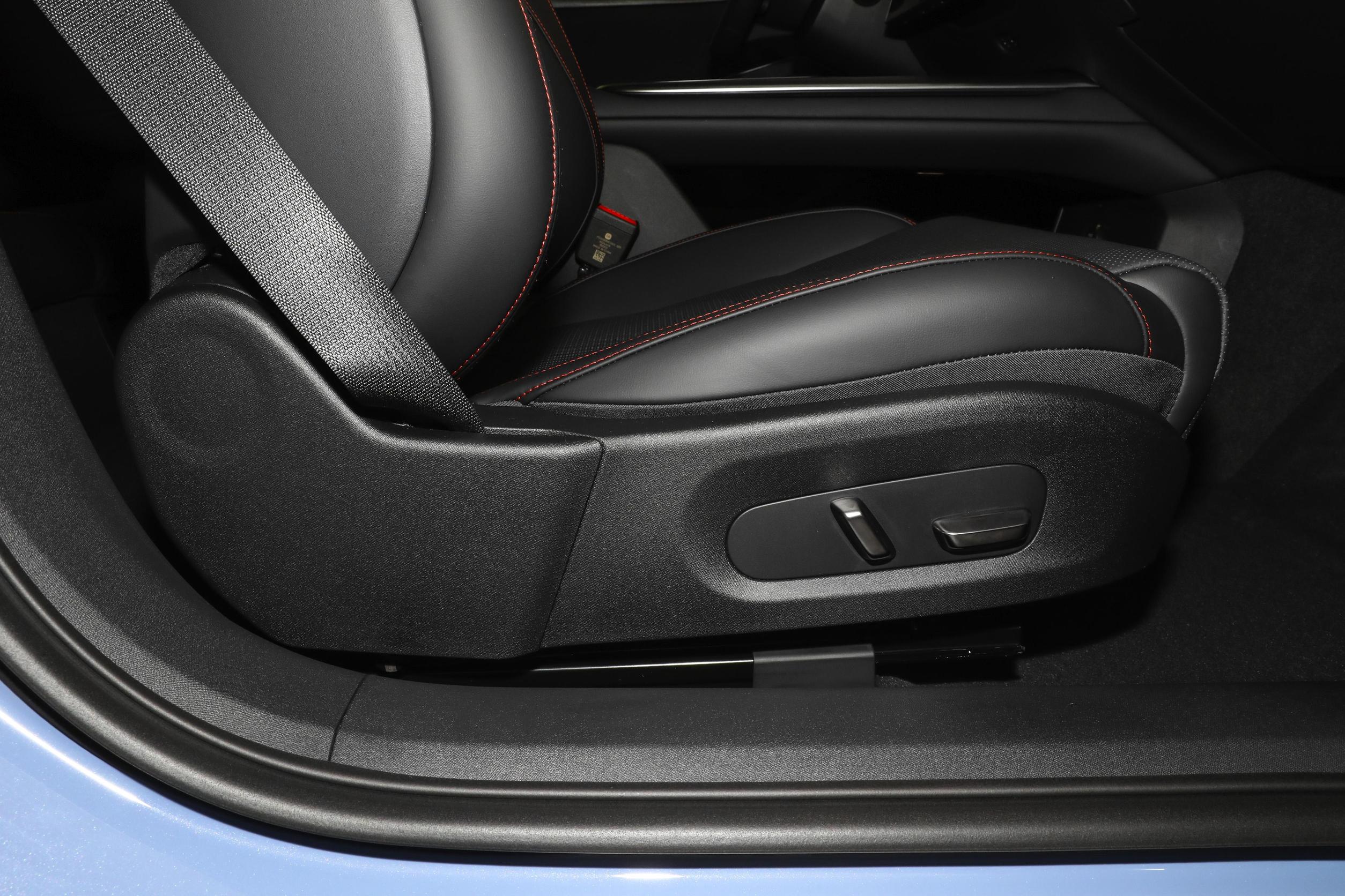 小米SU7壁纸_小米SU7_小米SU7空间图片_7/187张图片_小米SU7/整车空间图片_懂车帝