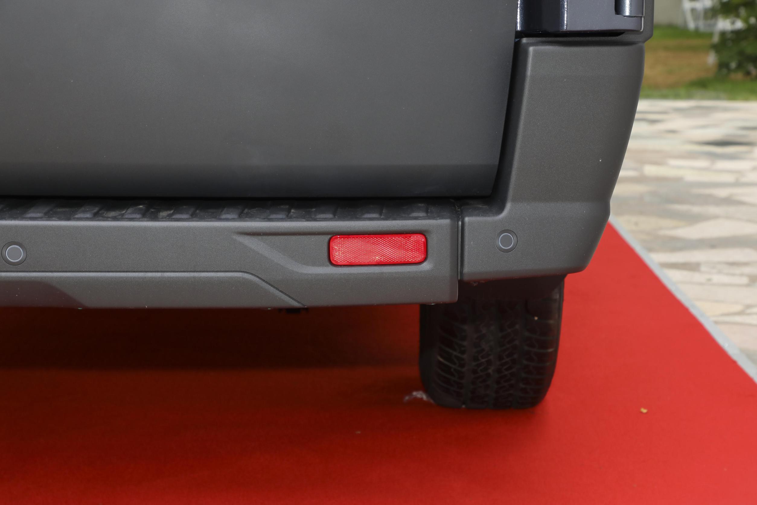 全顺 2024款 V363 2.3T柴油自动中轴中顶9座图片_福特_36/51张图片_汽车外观图库_懂车帝