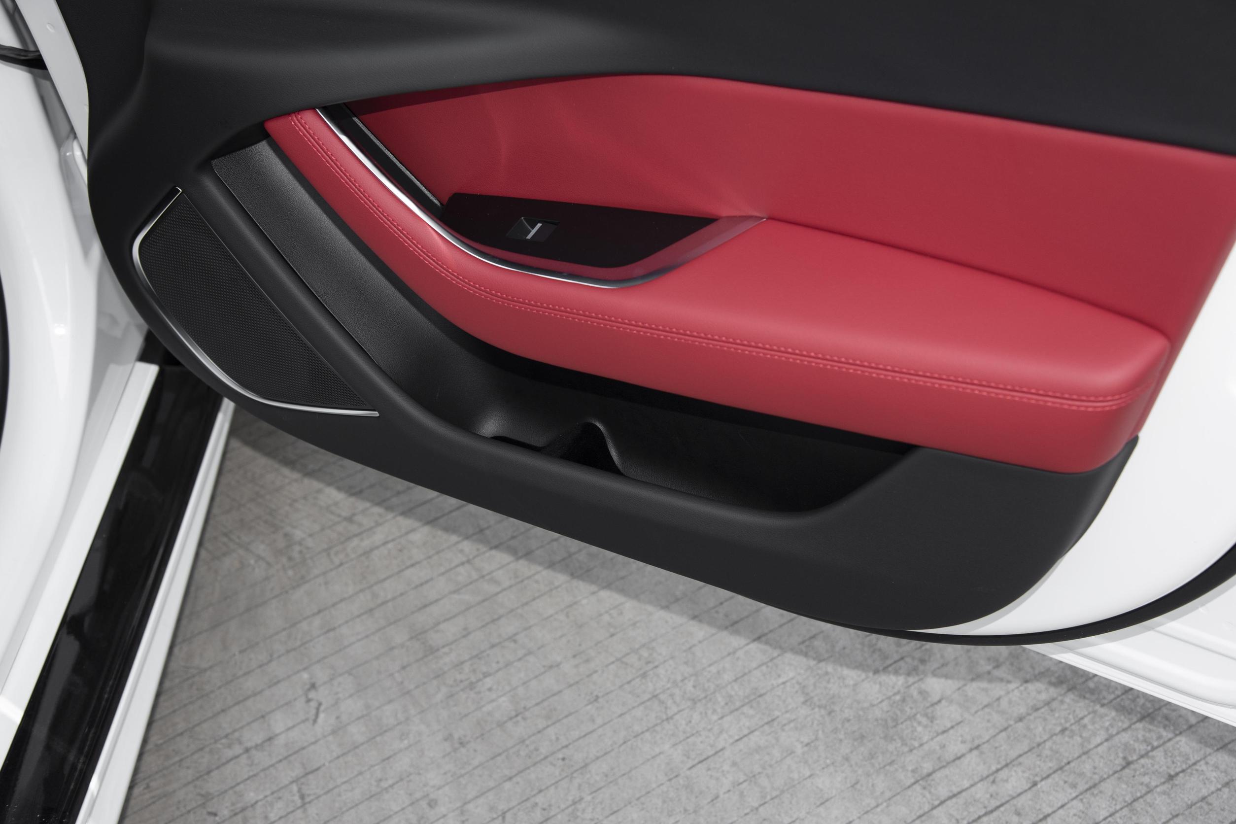 捷豹XEL 2024款 2.0T 250PS R-DYNAMIC S耀黑运动版图片_捷豹_34/57张图片_汽车空间图库_懂车帝