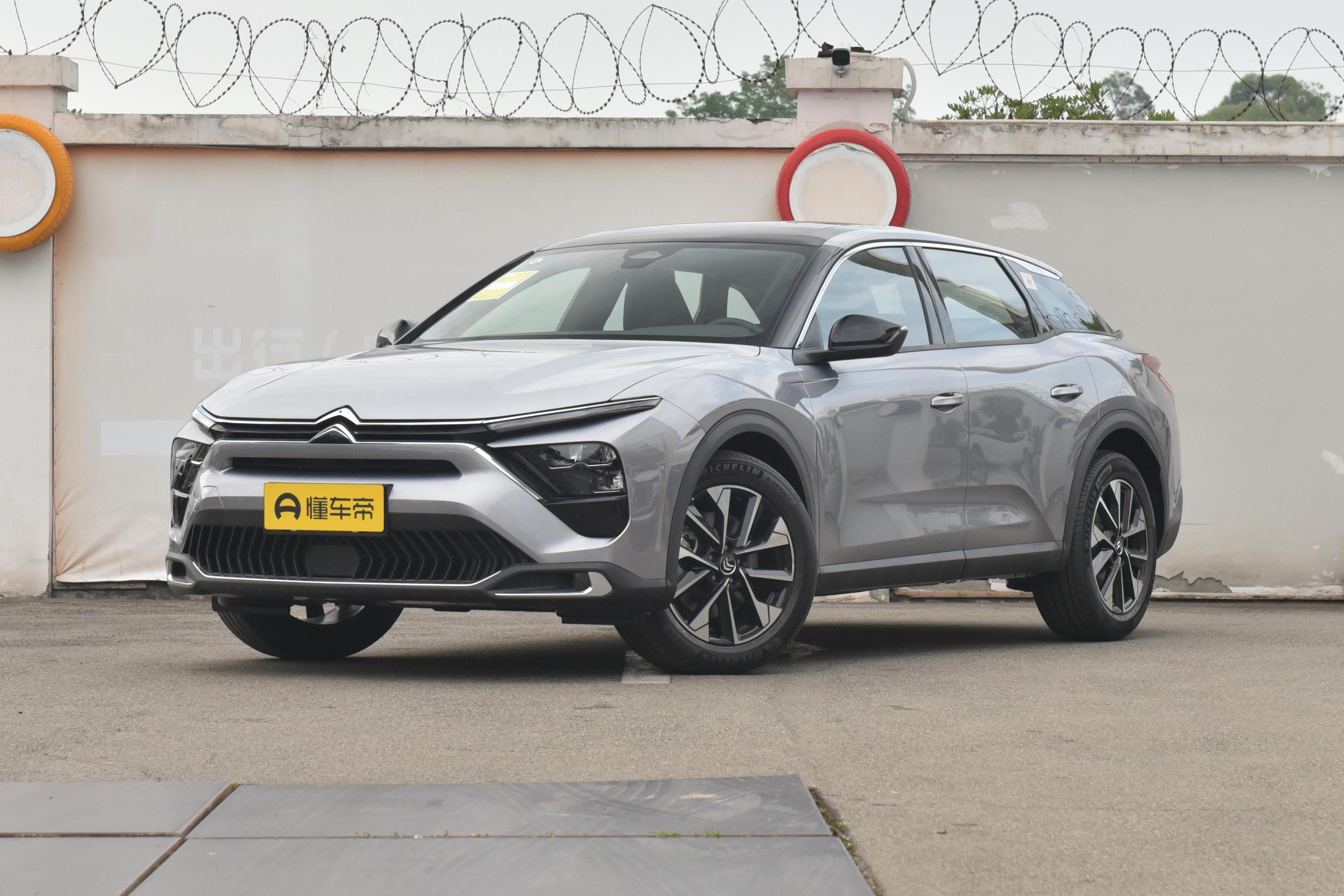 凡尔赛C5 X 2023款 1.6T 享不凡图片_雪铁龙_3/78张图片_汽车外观图库_懂车帝