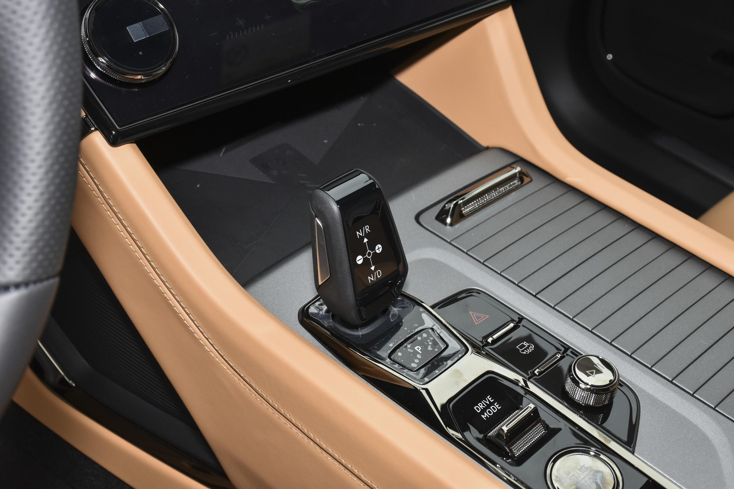 领克09 PHEV 2021款 2.0T PHEV Halo 七座图片_领克_12/50张图片_汽车内饰图库_懂车帝