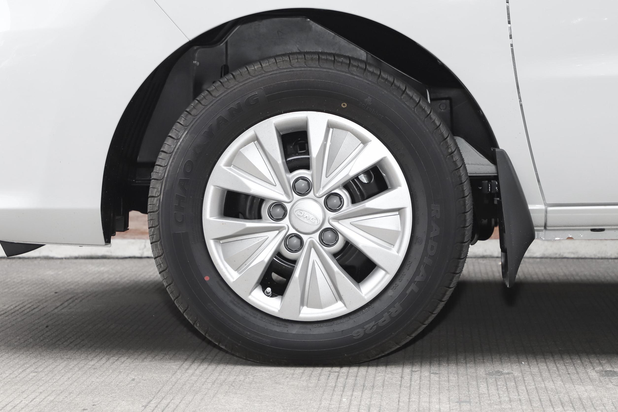 瑞风M3 2023款 PLUS 1.8L 9座舒适版CNG图片_江淮瑞风_6/55张图片_汽车外观图库_懂车帝