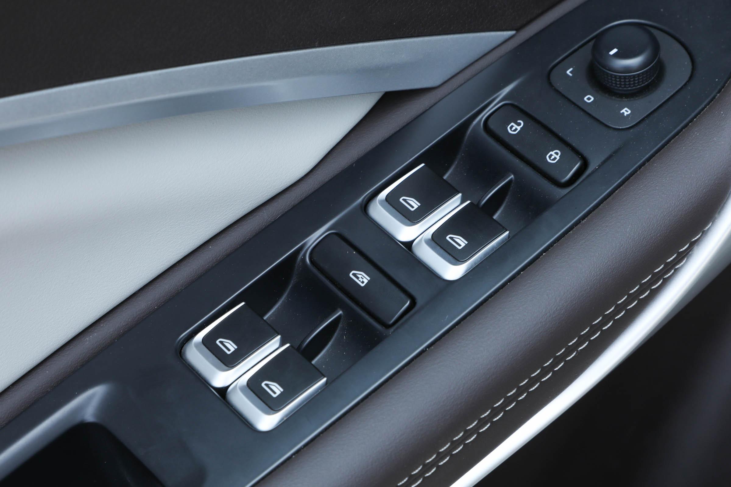 嘉际 2021款 1.8TD DCT舒适型图片_吉利汽车_3/80张图片_汽车空间图库_懂车帝