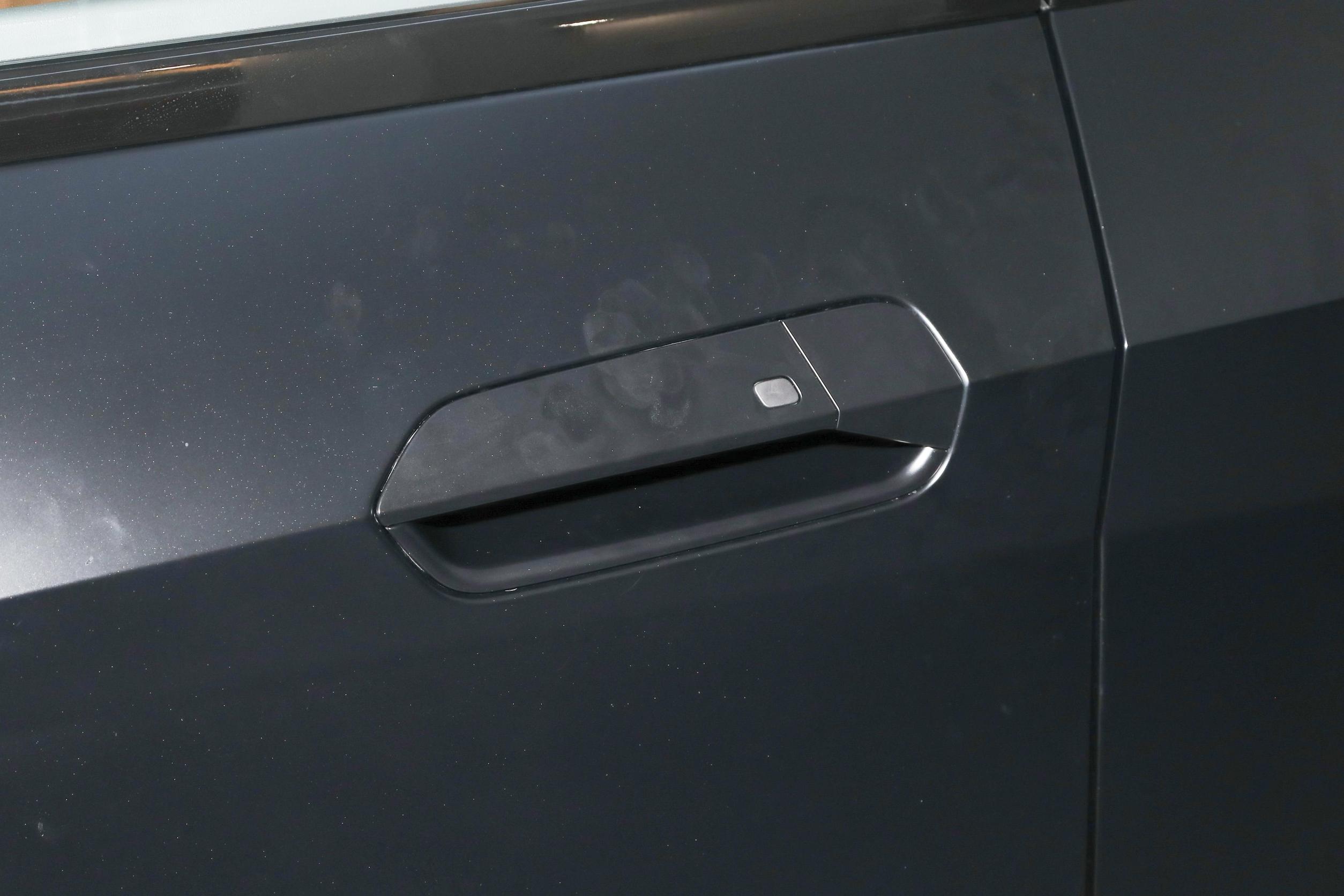 猛士917 2023款 增程版图片_猛士_1/53张图片_汽车外观图库_懂车帝