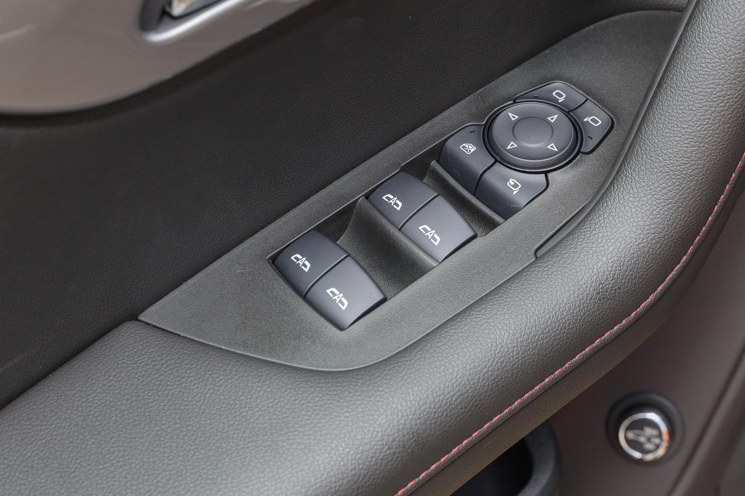 开拓者 2023款 轻混 Redline 2.0T 7座霆版图片_雪佛兰_2/60张图片_汽车空间图库_懂车帝