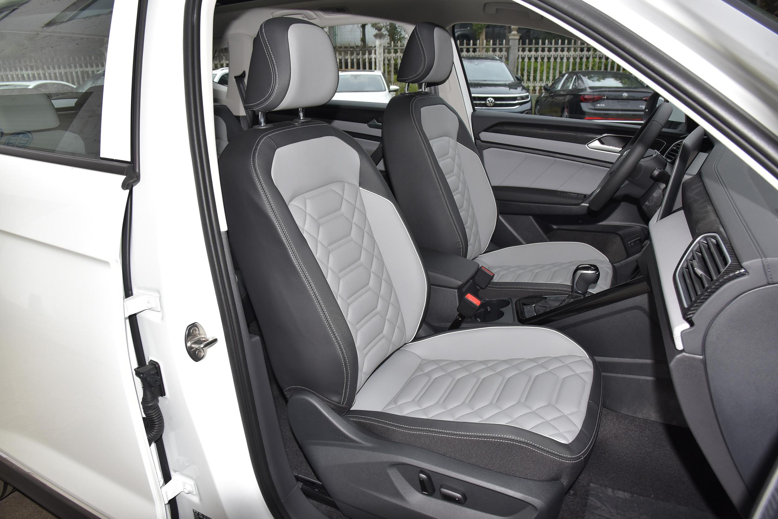 探岳 2024款 300TSI 两驱豪华Plus进阶版图片_大众_45/57张图片_汽车空间图库_懂车帝