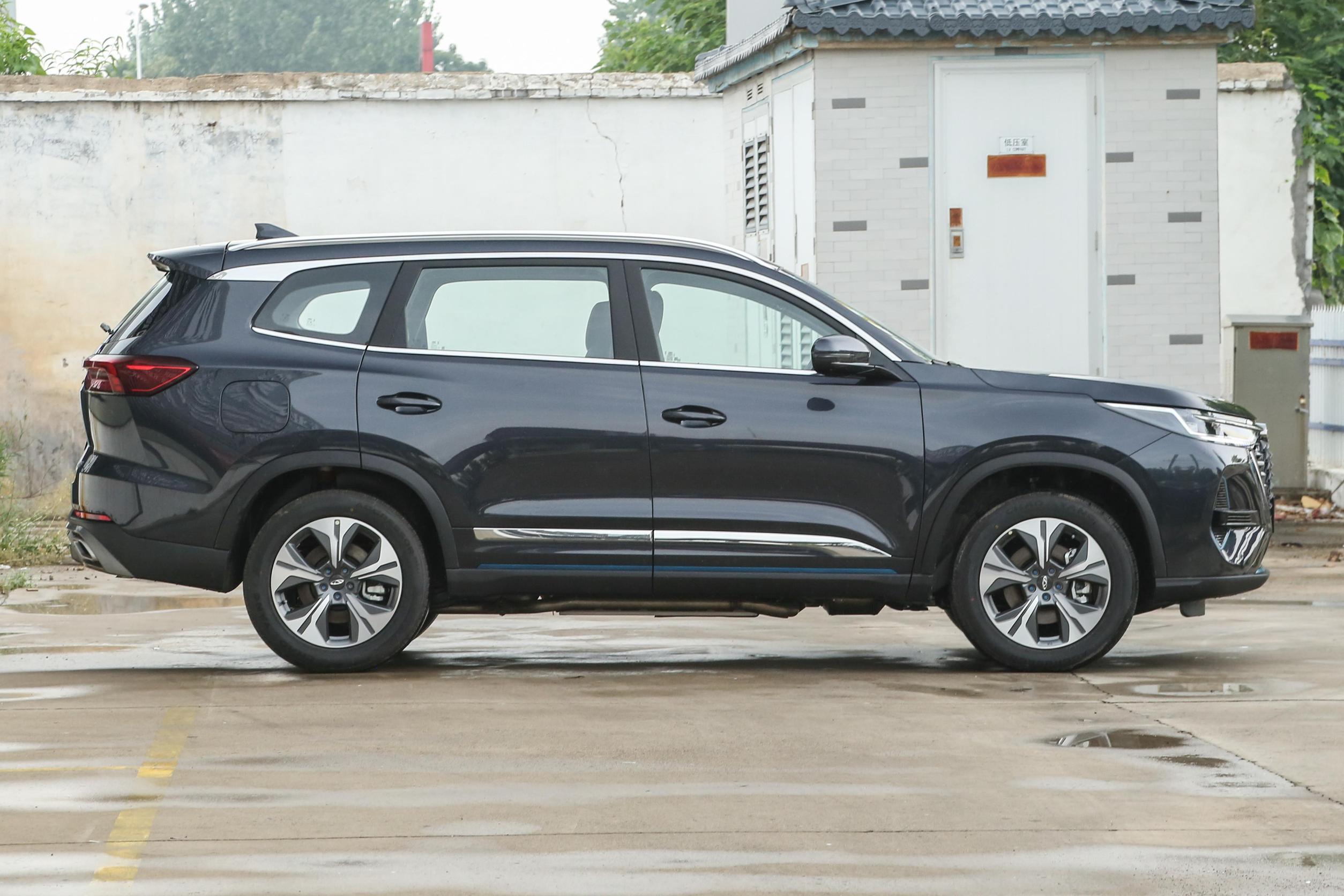 瑞虎8 PRO PHEV 2023款 冠军版 1.5T DHT 100km 王者版图片_奇瑞_1/86张图片_汽车外观图库_懂车帝