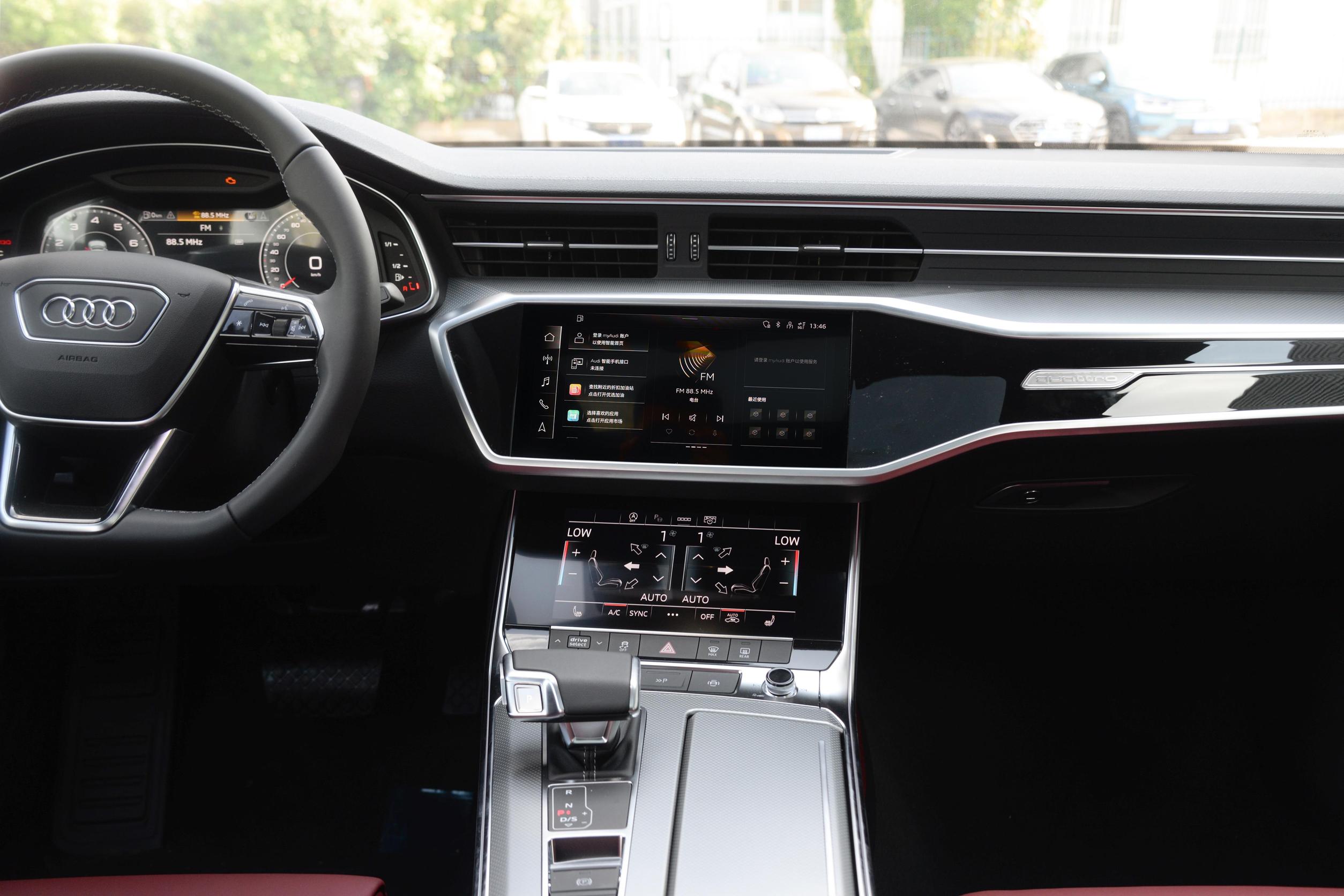 奥迪A7L壁纸_奥迪A7L_奥迪A7L内饰图片_2/999张图片_奥迪A7L挚热红/整车内饰图片_懂车帝