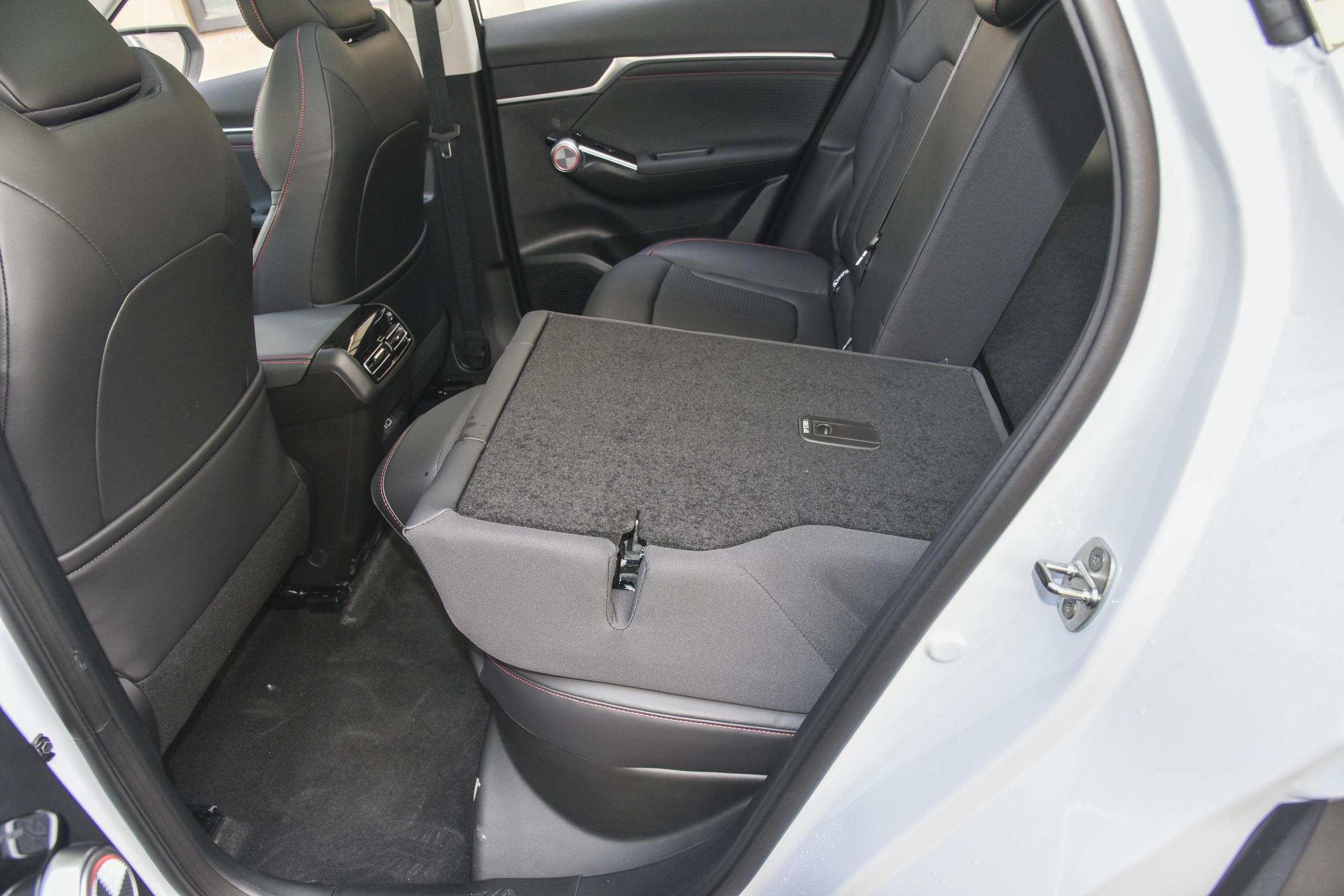 影酷 2022款 混动 2.0ATK 双子星版图片_广汽传祺_21/52张图片_汽车空间图库_懂车帝