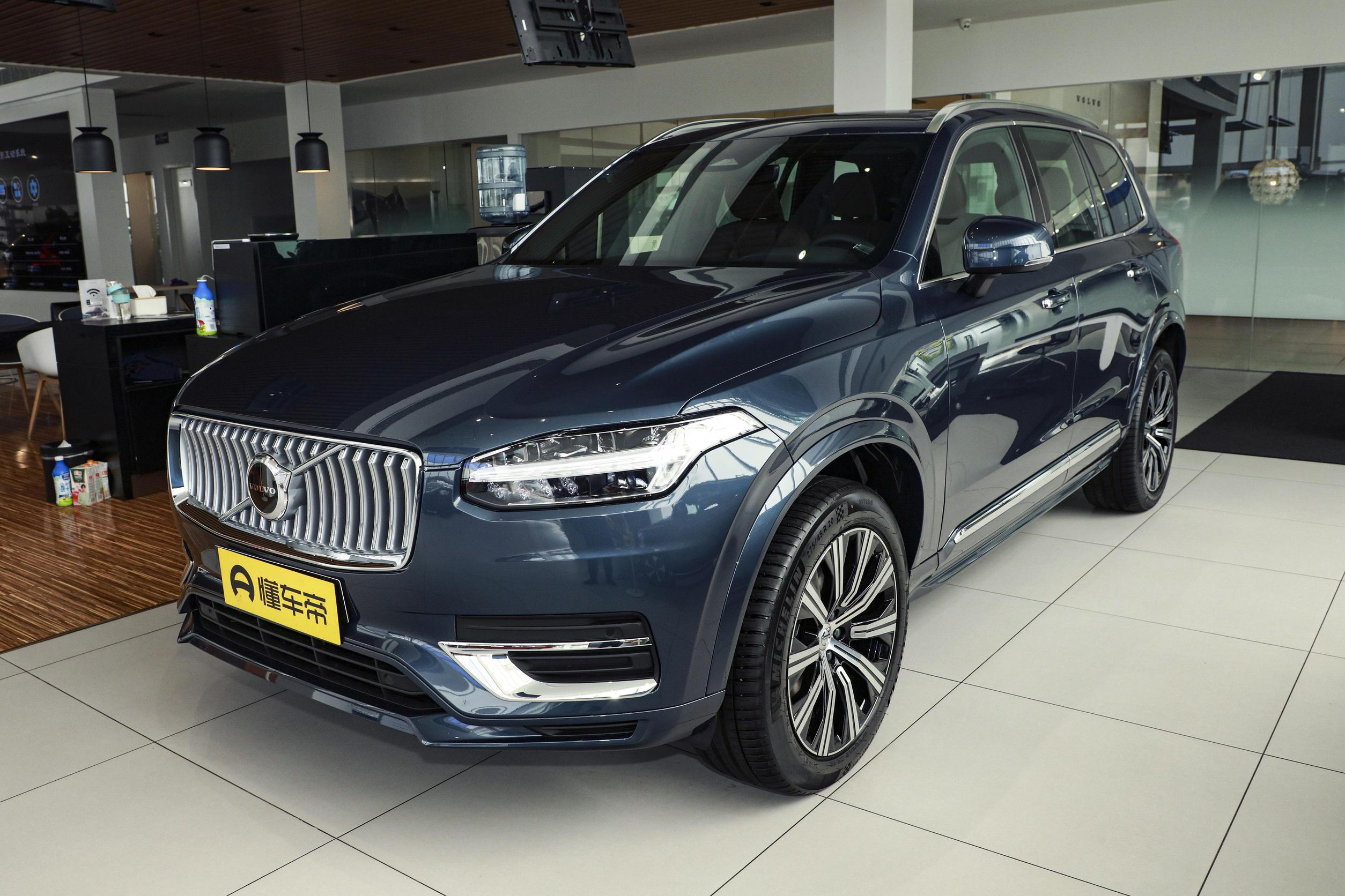 沃尔沃XC90 2023款 B6 智逸豪华版 7座图片_沃尔沃_3/101张图片_汽车外观图库_懂车帝
