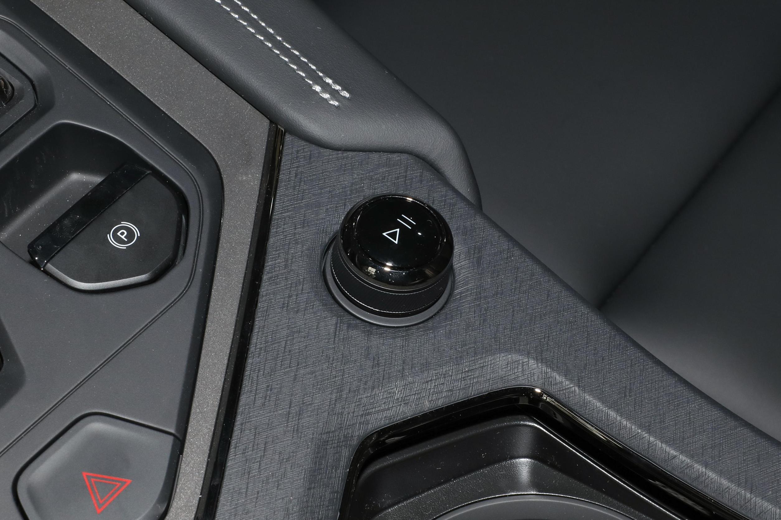 领克01 PHEV 2023款 1.5TD EM-P AM图片_领克_3/44张图片_汽车内饰图库_懂车帝