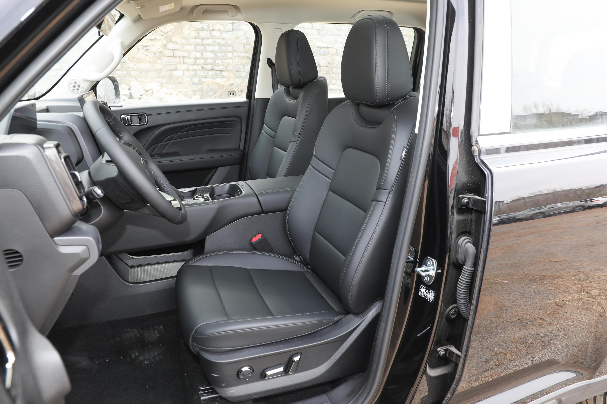 哈弗猛龙 2023款 1.5T Hi4 102 探索版图片_哈弗_3/74张图片_汽车空间图库_懂车帝