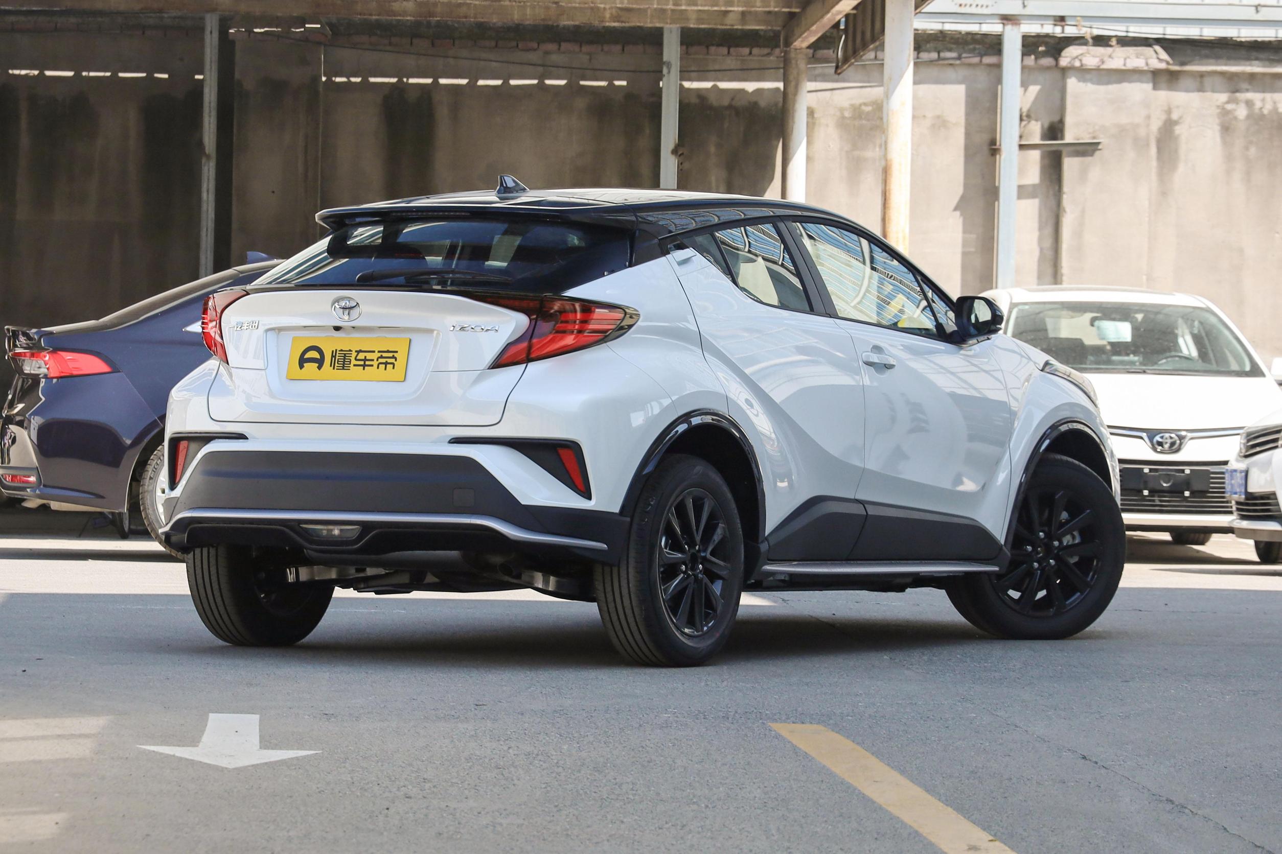 奕泽IZOA 2022款 2.0L 运动SPORT版图片_丰田_2/66张图片_汽车外观图库_懂车帝