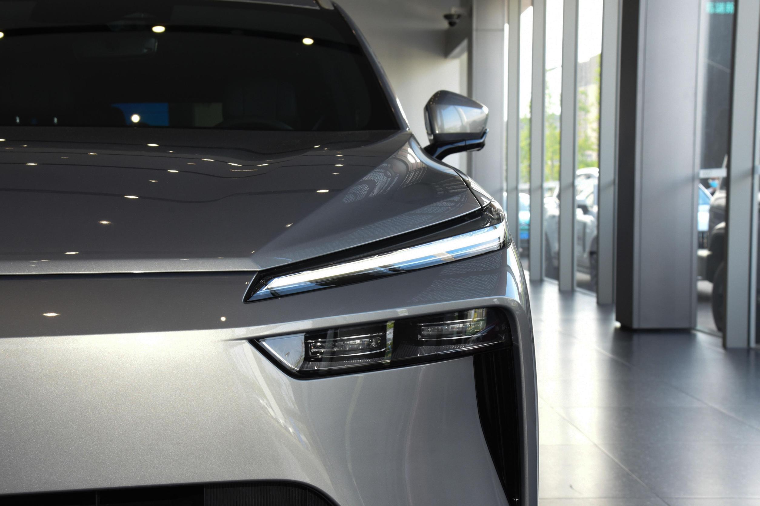 蓝山DHT-PHEV 2023款 四驱超长续航版图片_魏牌_3/219张图片_汽车外观图库_懂车帝