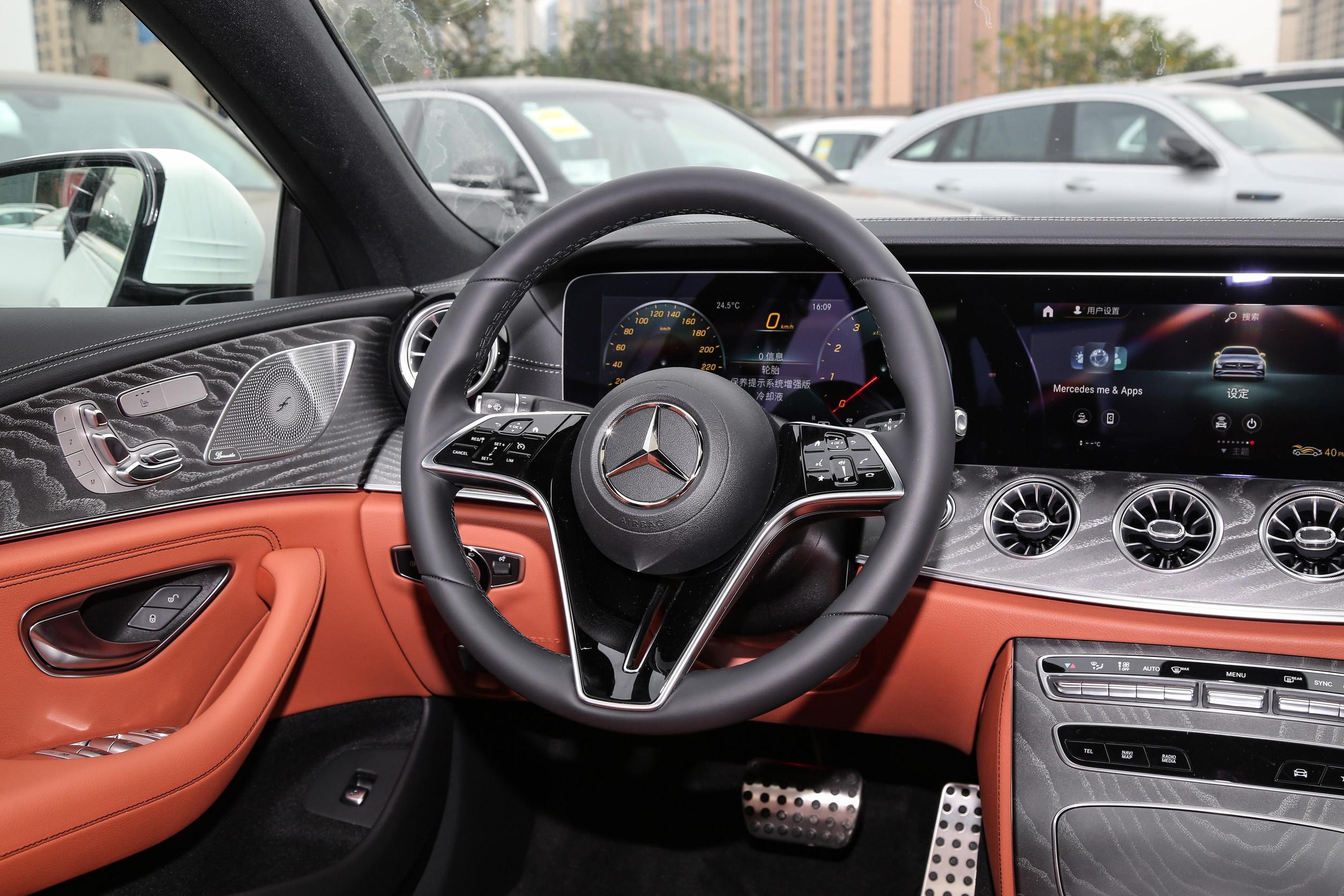 奔驰CLS 2023款 CLS 300 豪华型图片_奔驰_1/59张图片_汽车内饰图库_懂车帝