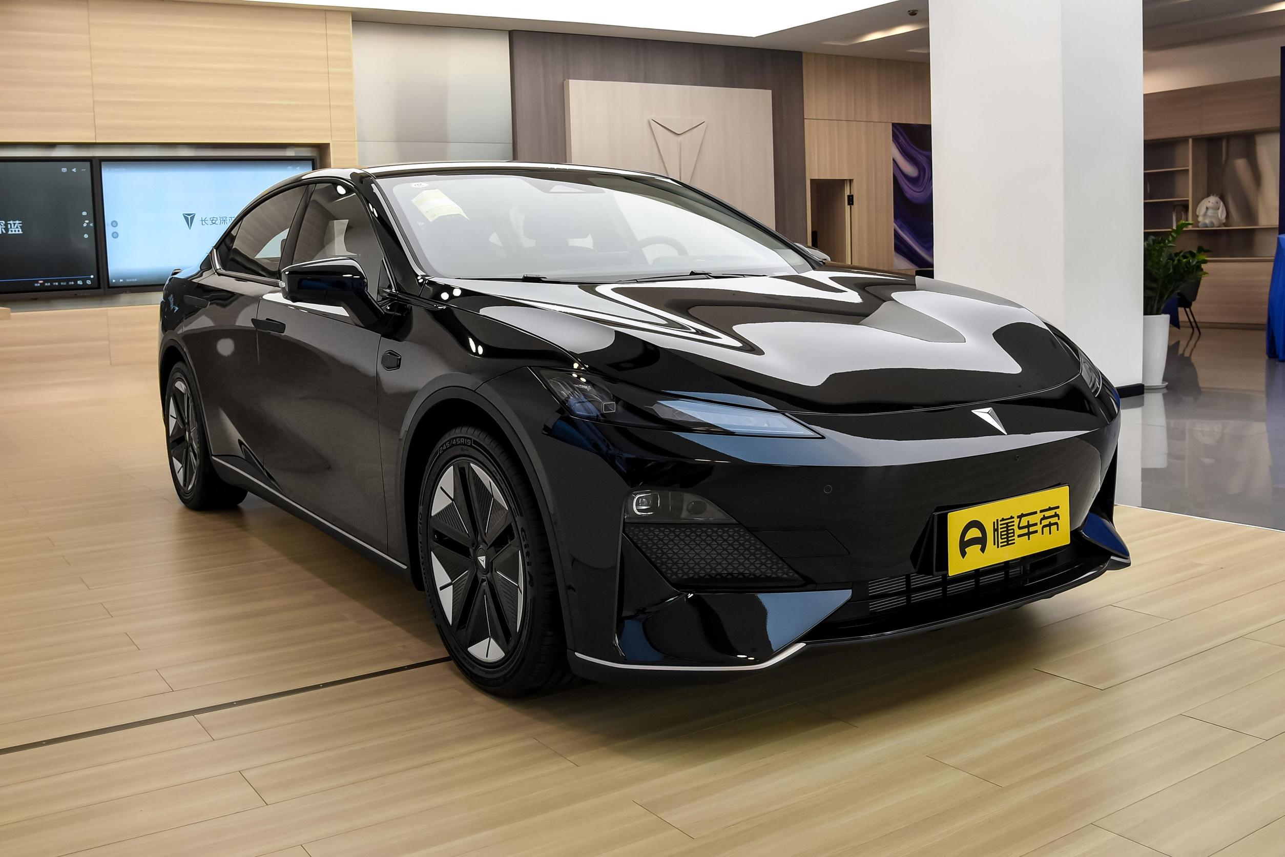 长安深蓝SL03壁纸_长安深蓝SL03_长安深蓝SL03外观图片_131/269张图片_长安深蓝SL03/整车外观图片_懂车帝