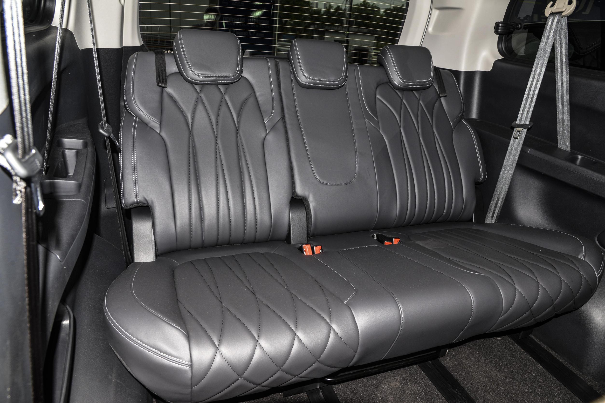 上汽大通MAXUS G20 2023款 改款 PLUS 2.0T 柴油自动豪华版图片_上汽大通MAXUS_27/67张图片_汽车空间图库_懂车帝