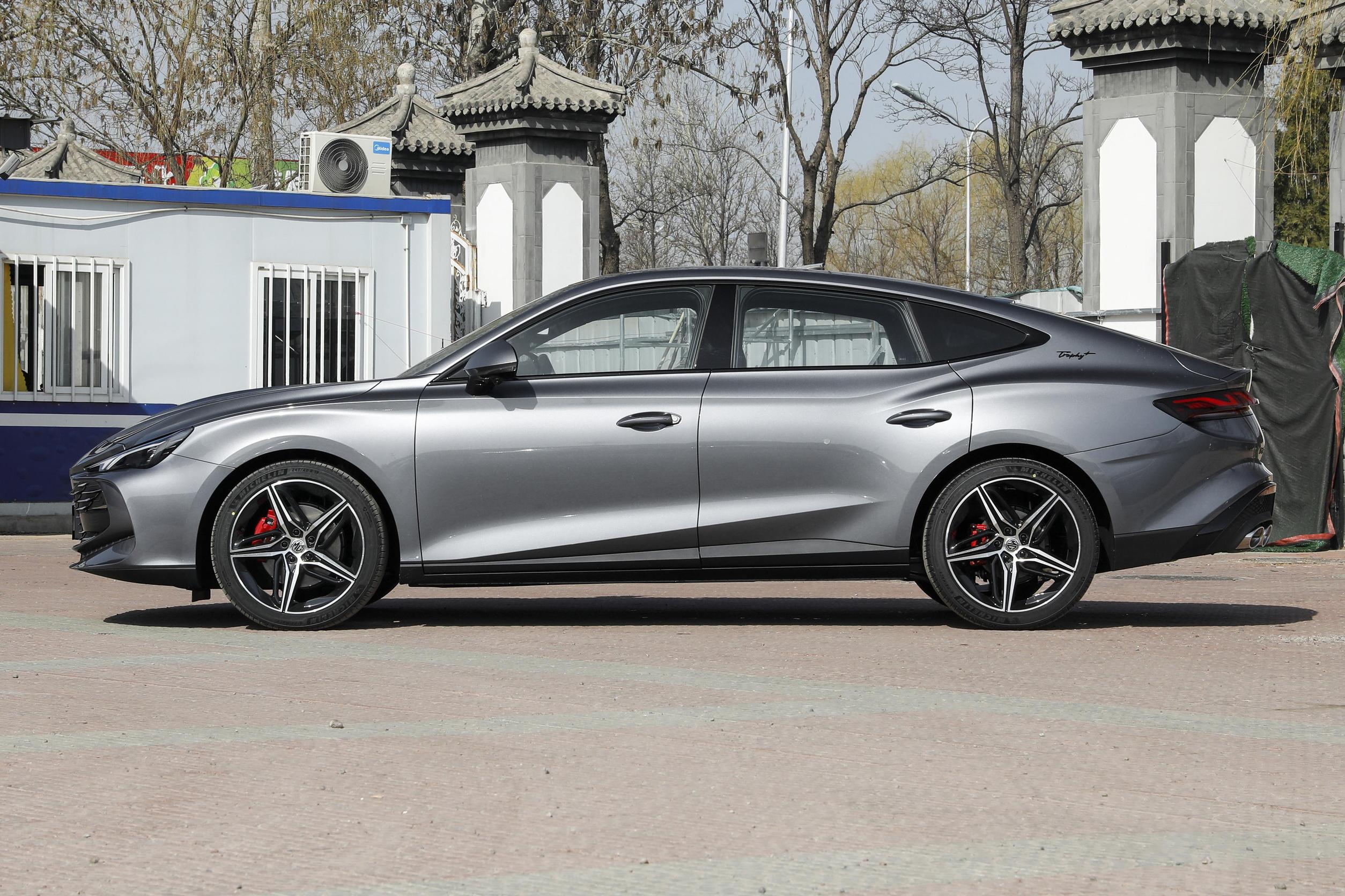 MG7壁纸_MG7_MG7外观图片_8/724张图片_MG7雾凇灰/整车外观图片_懂车帝