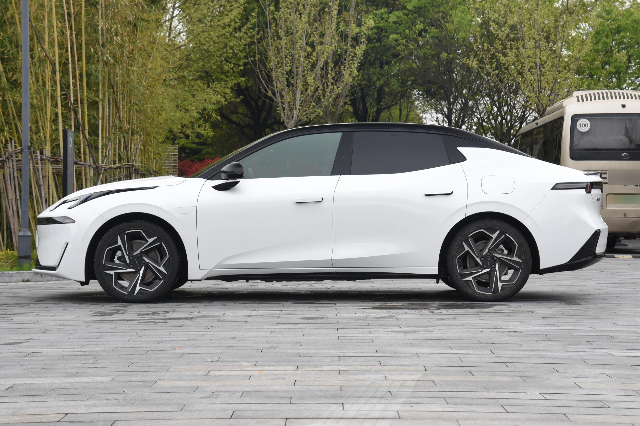 领克07 EM-P壁纸_领克07 EM-P_领克07 EM-P外观图片_8/322张图片_领克07 EM-P/整车外观图片_懂车帝