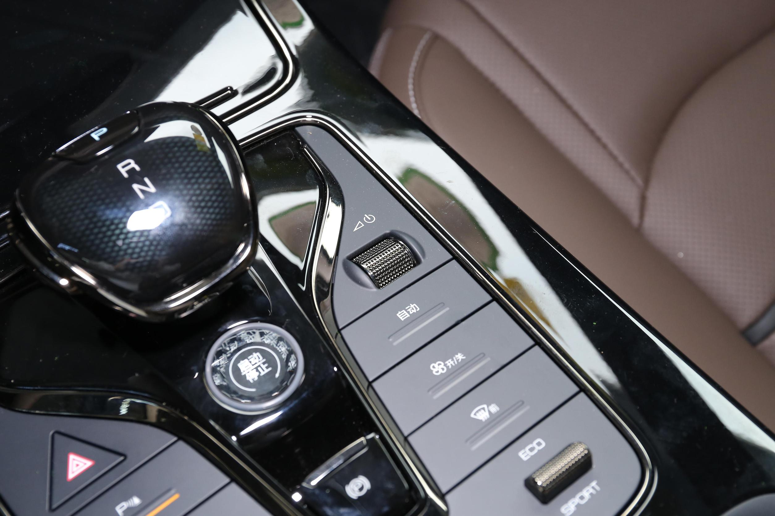 比亚迪e9 2022款 商务版图片_比亚迪_31/45张图片_汽车内饰图库_懂车帝