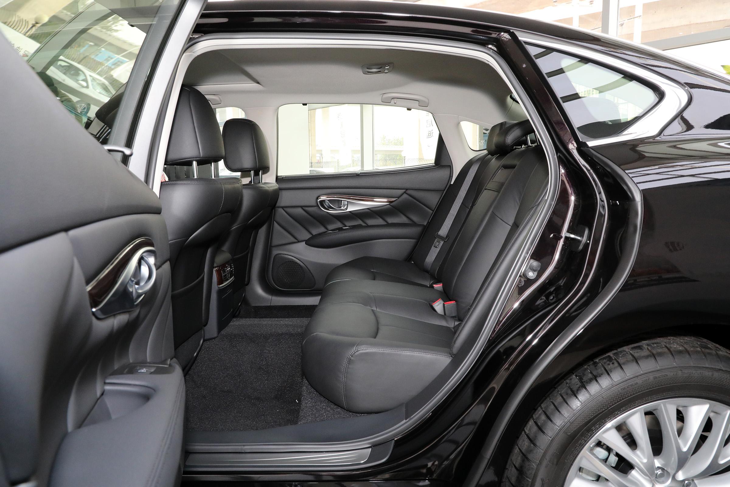 英菲尼迪Q70 2019款 Q70L 2.0T 悦享版图片_英菲尼迪_21/29张图片_汽车空间图库_懂车帝