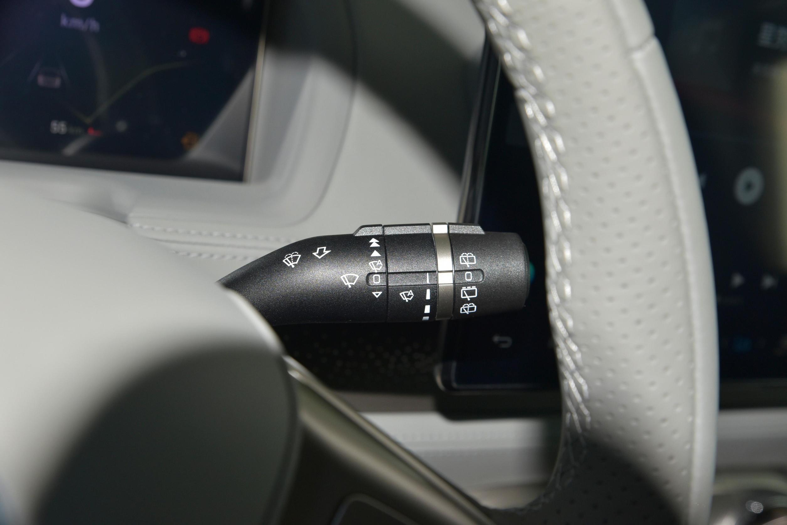 腾势N8 DM-p 2023款 四驱超混旗舰七座版图片_腾势_1/44张图片_汽车内饰图库_懂车帝