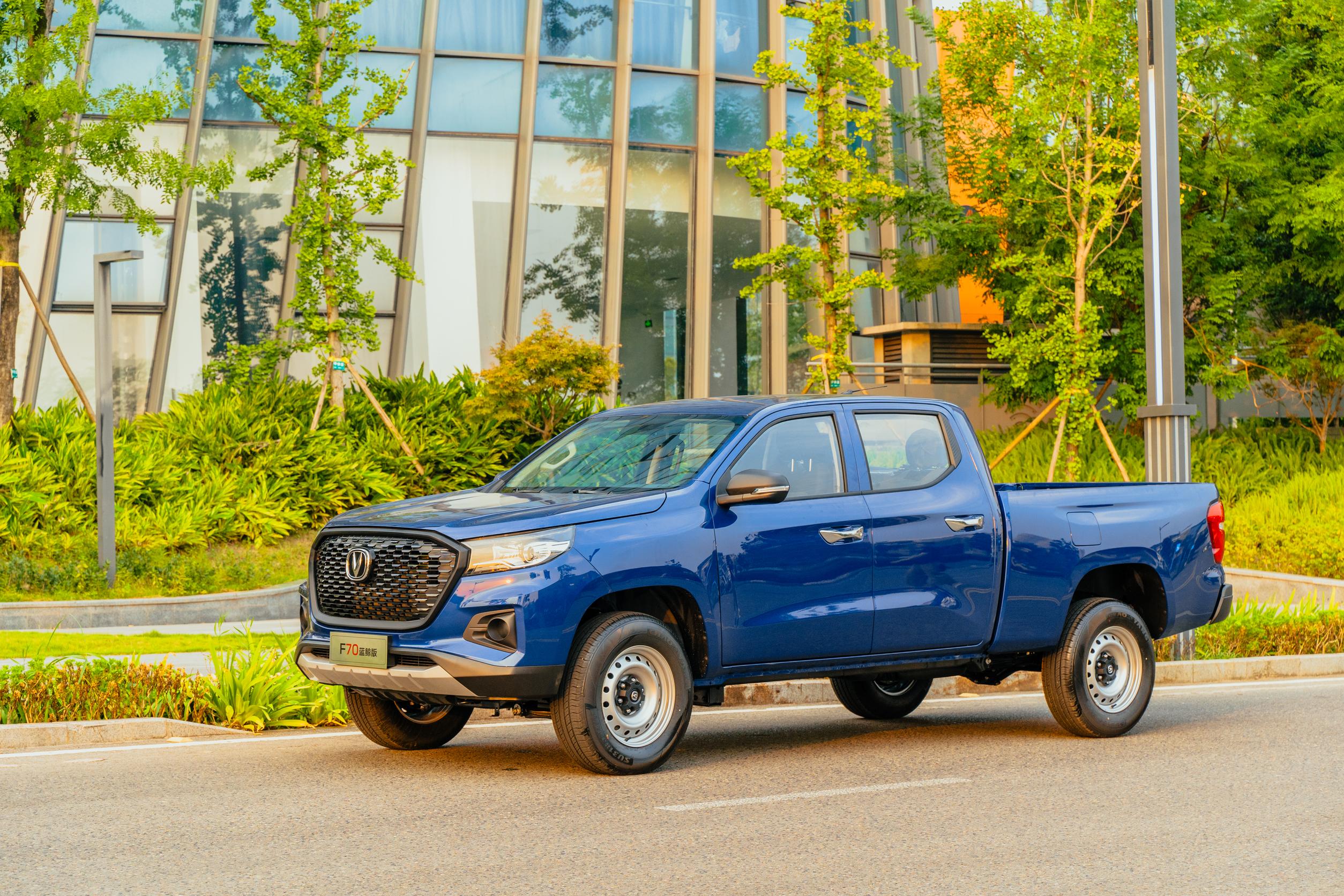 长安F70 2023款 F70蓝鲸版 2.0T汽油自动两驱长箱创富型图片_长安_10/33张图片_汽车官方图库_懂车帝