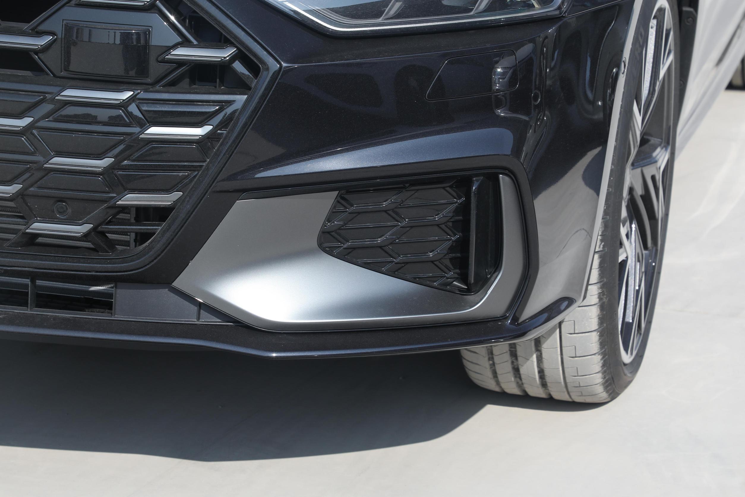 奥迪A7L 2024款 45 TFSI quattro 黑武士版图片_奥迪_51/59张图片_汽车外观图库_懂车帝