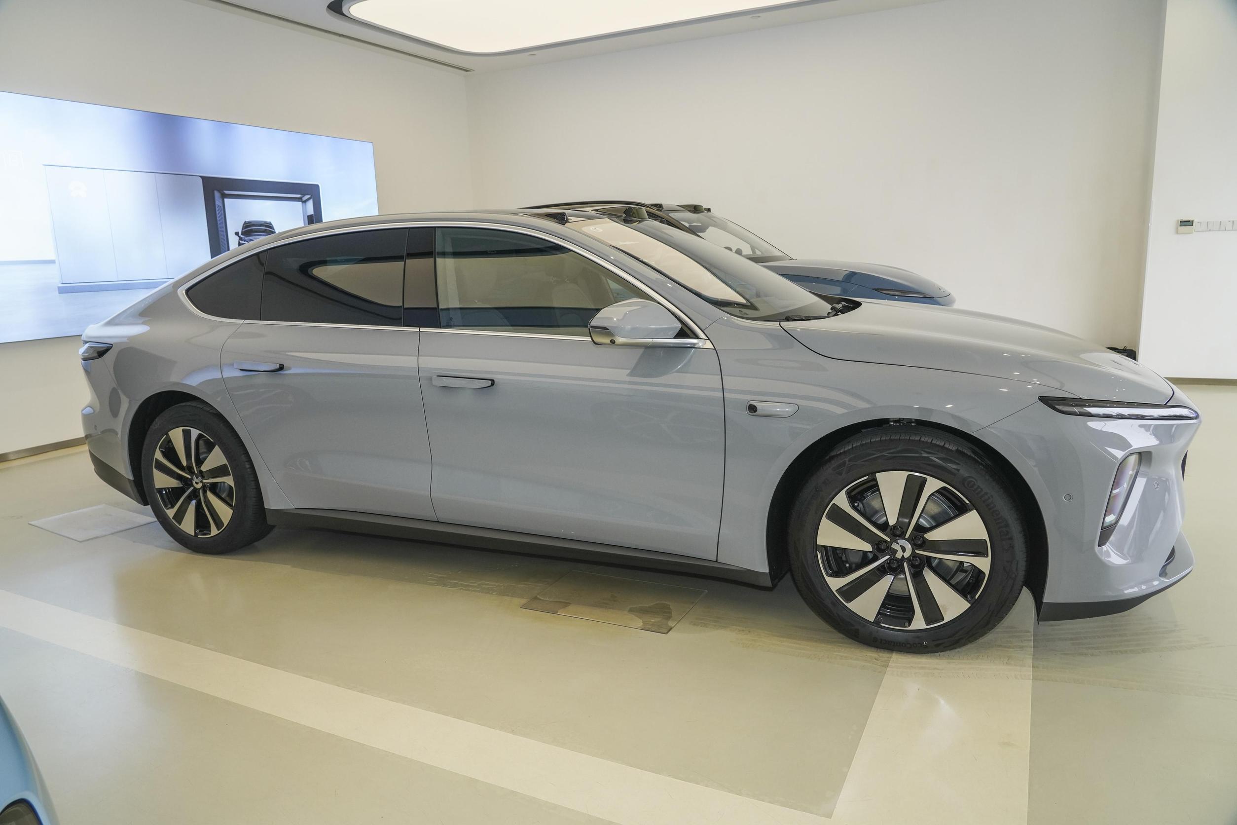 蔚来ET7 2023款 75kWh图片_蔚来_1/81张图片_汽车外观图库_懂车帝