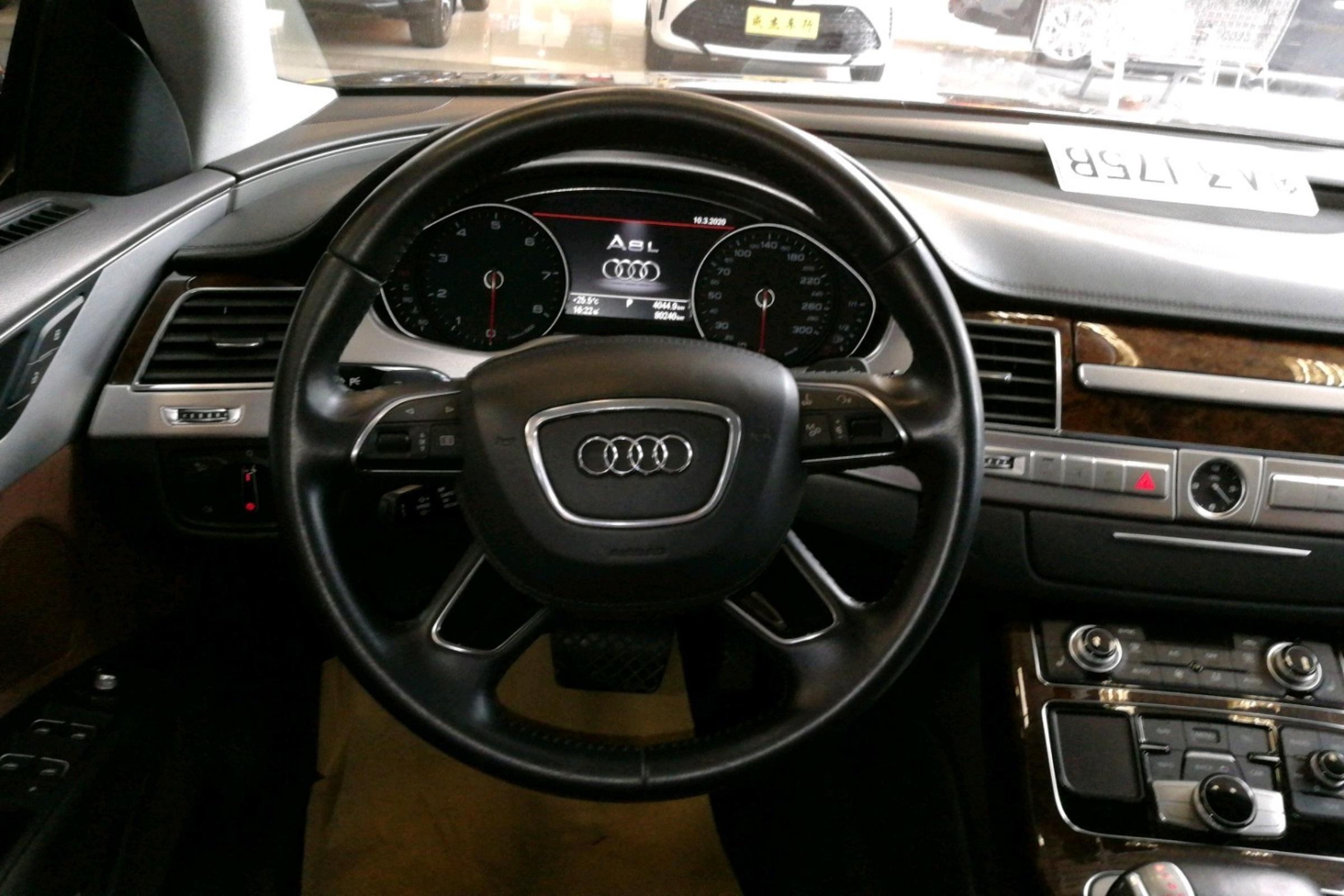 奥迪A8 2016款 A8L 30 FSI 舒适型图片_奥迪_5/8张图片_汽车内饰图库_懂车帝