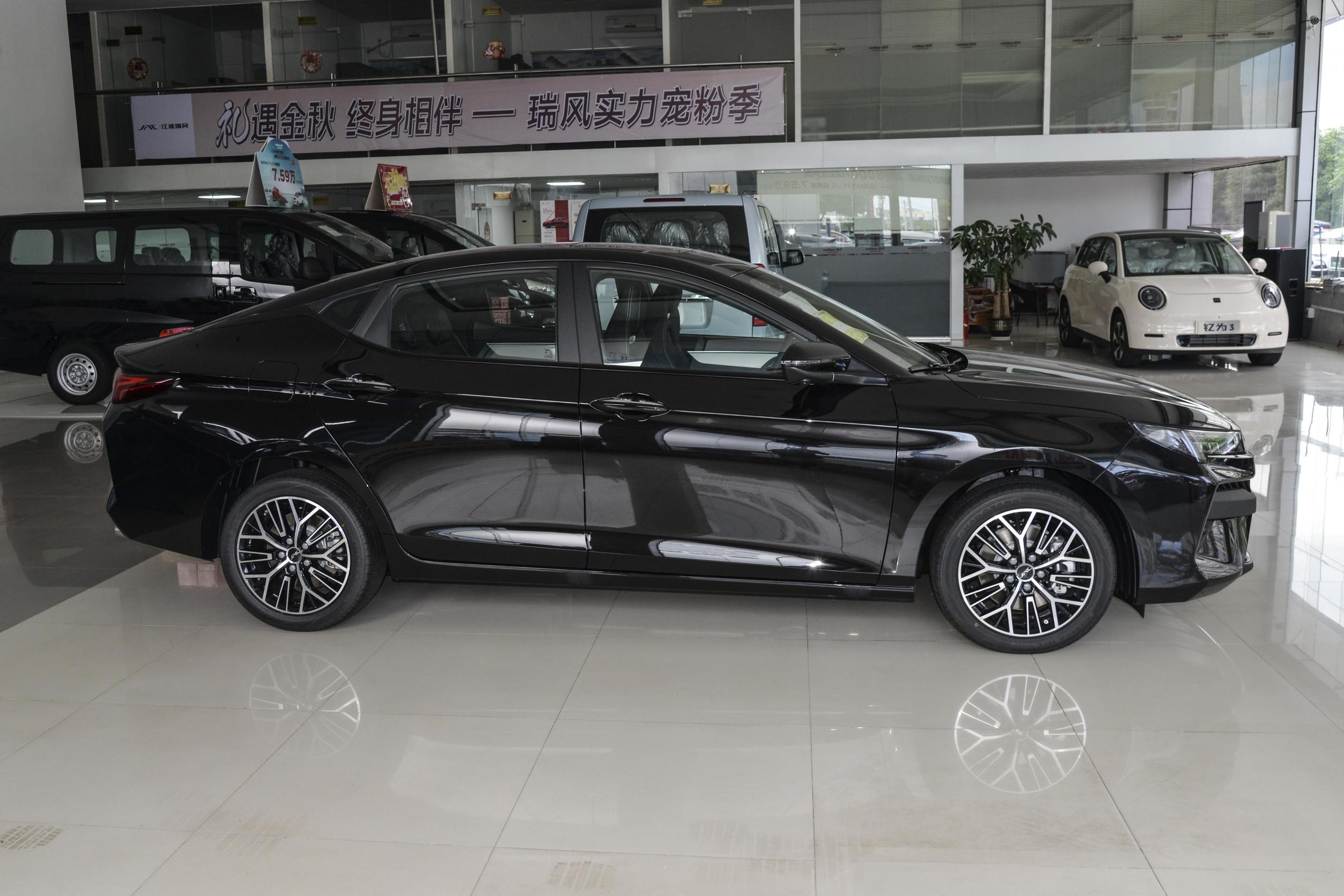 江淮A5 PLUS 2023款 1.5T CVT尊贵版PLUS图片_江淮汽车_7/59张图片_汽车外观图库_懂车帝