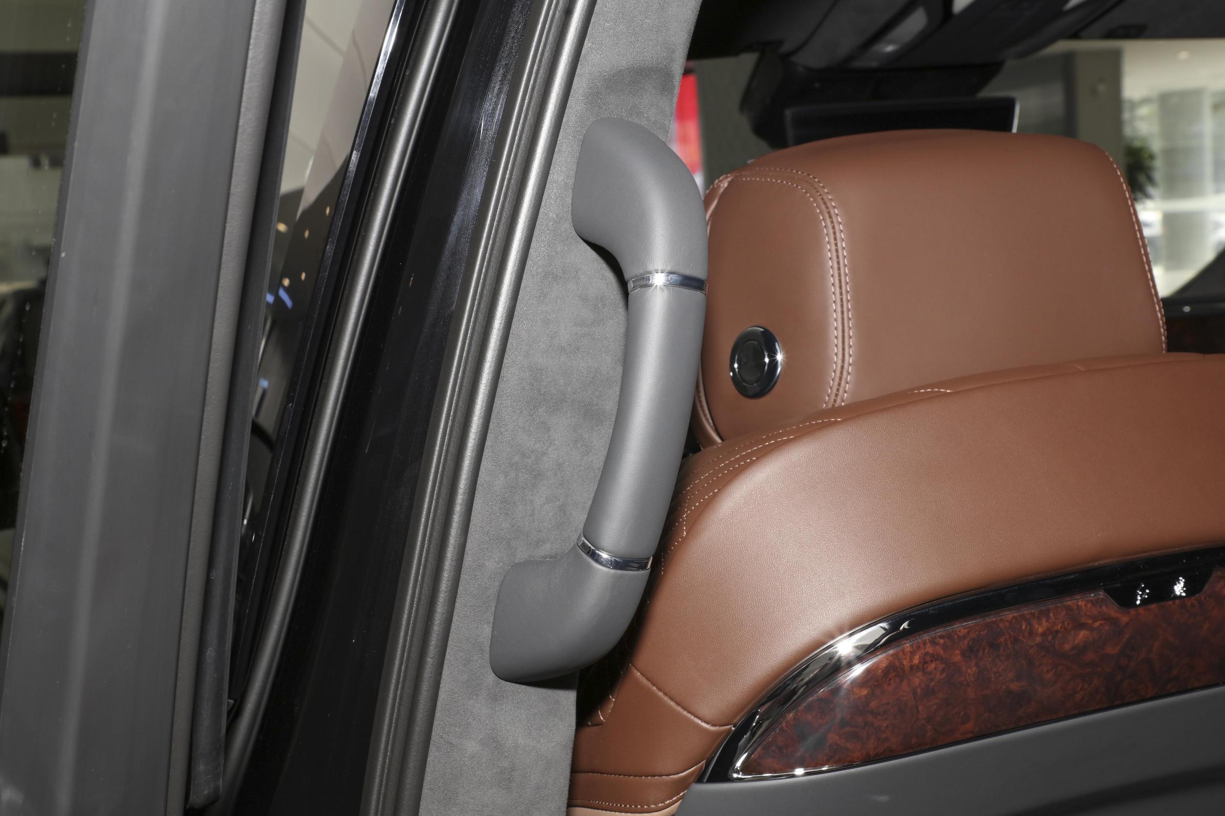 红旗LS7 2022款 4.0T 6座典雅旗航版图片_红旗_35/62张图片_汽车空间图库_懂车帝