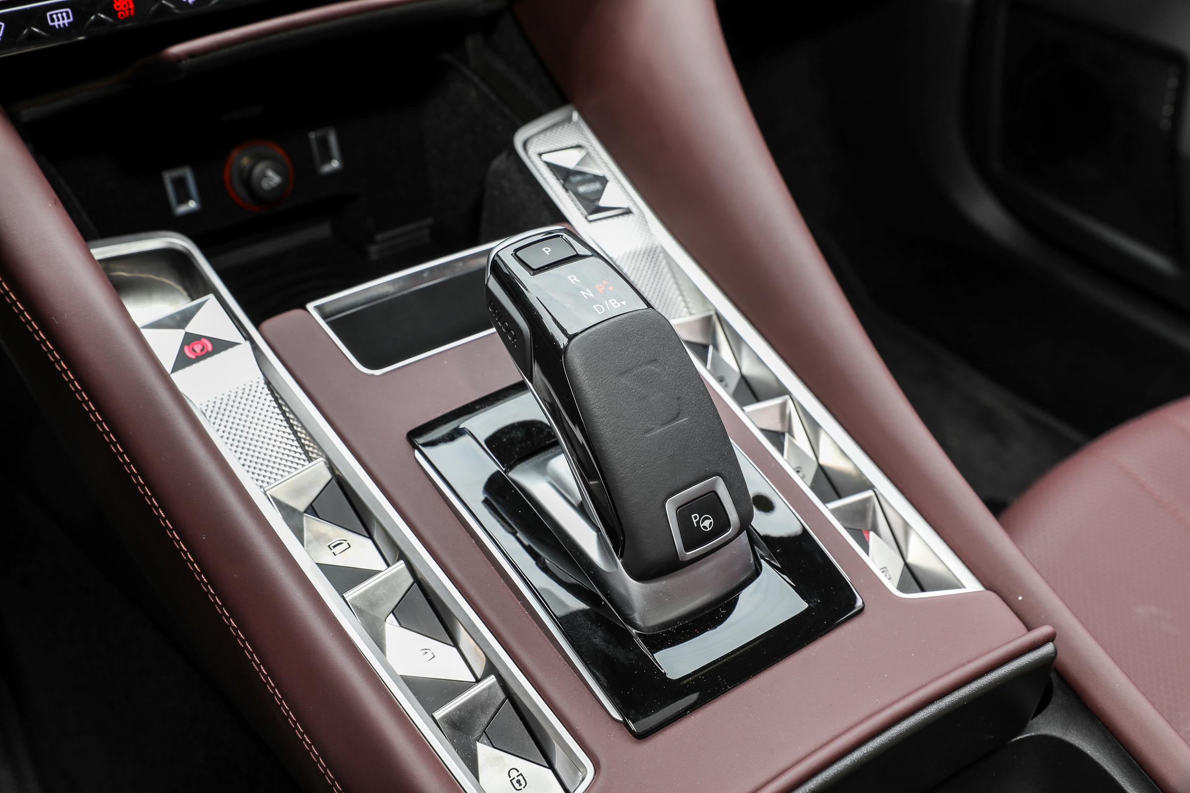 DS 9 PHEV 2021款 1.6T E-TENSE 歌剧院版图片_DS_34/74张图片_汽车内饰图库_懂车帝